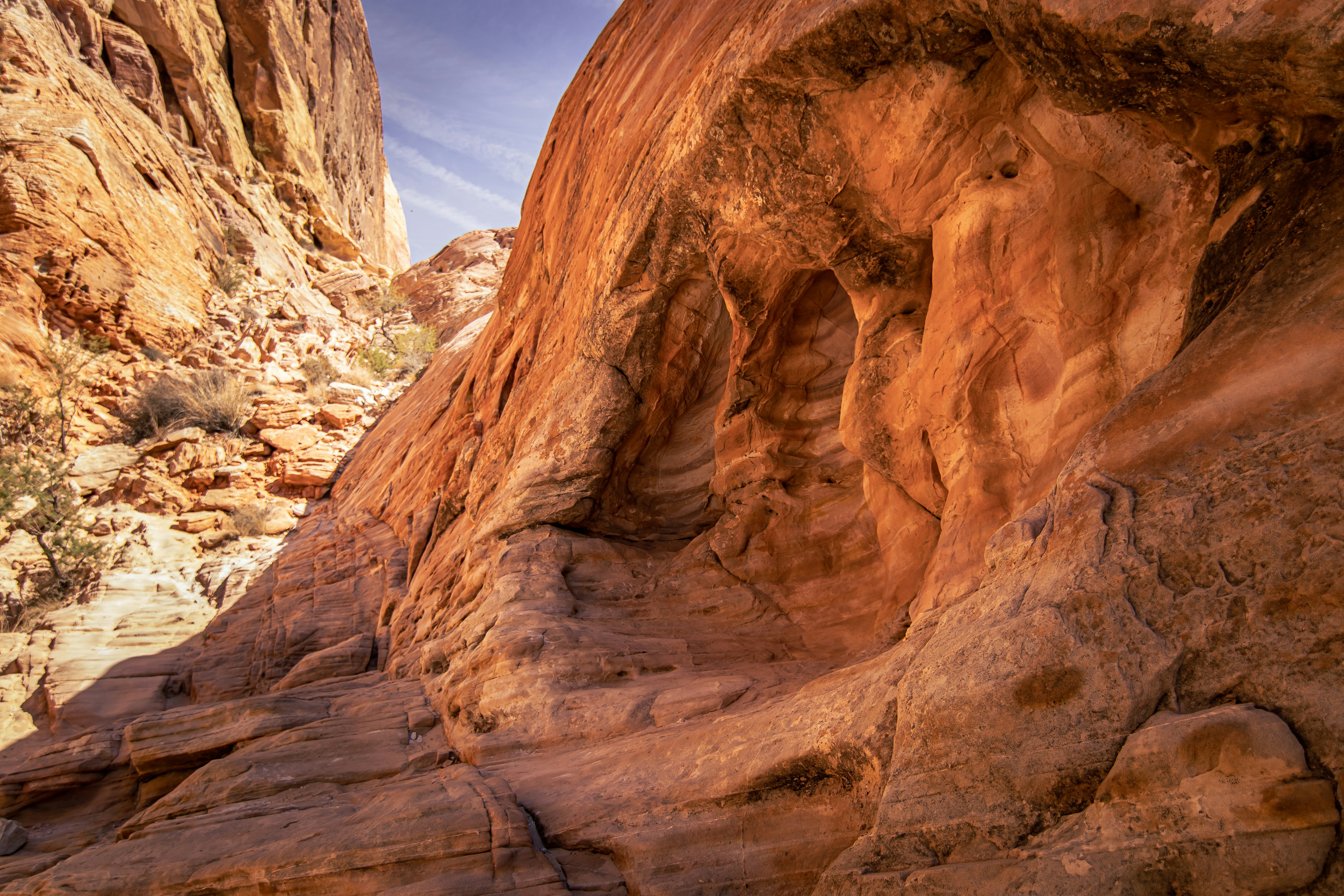 A large red rock formation photo – Free Wallpaper Image on Unsplash