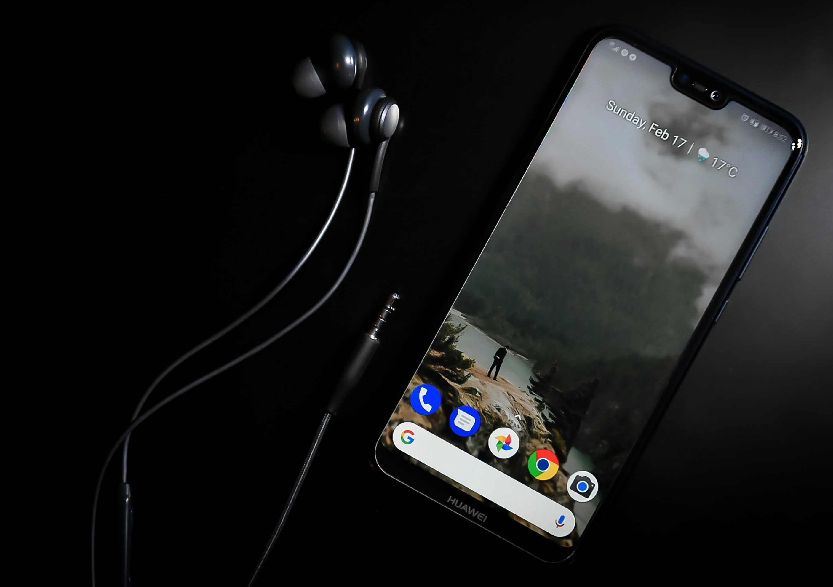 A black rectangular device with a screen photo – Free Phone Image on ...