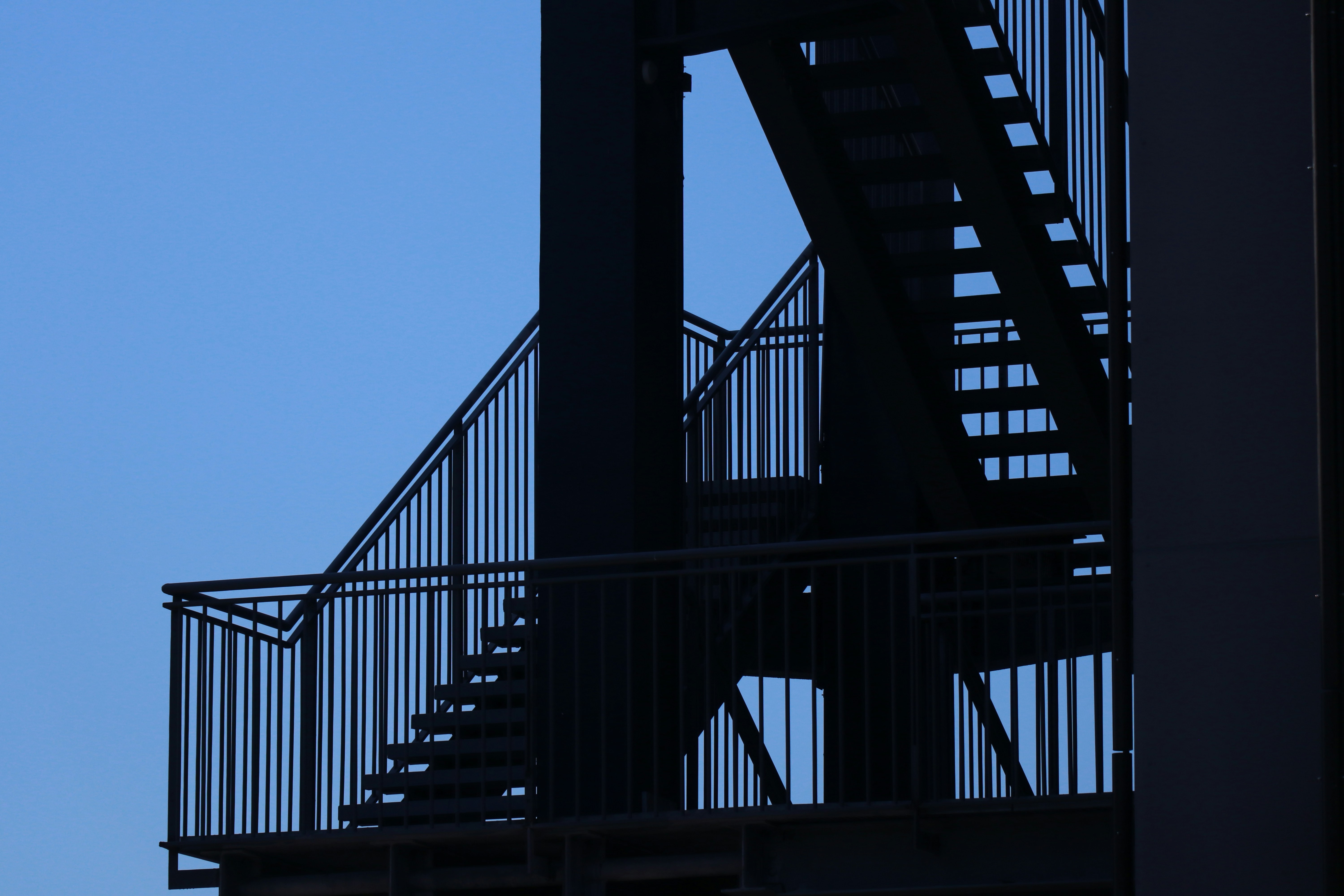 Foto Uma grande estrutura metálica – Imagem de Qianhai shengang ...