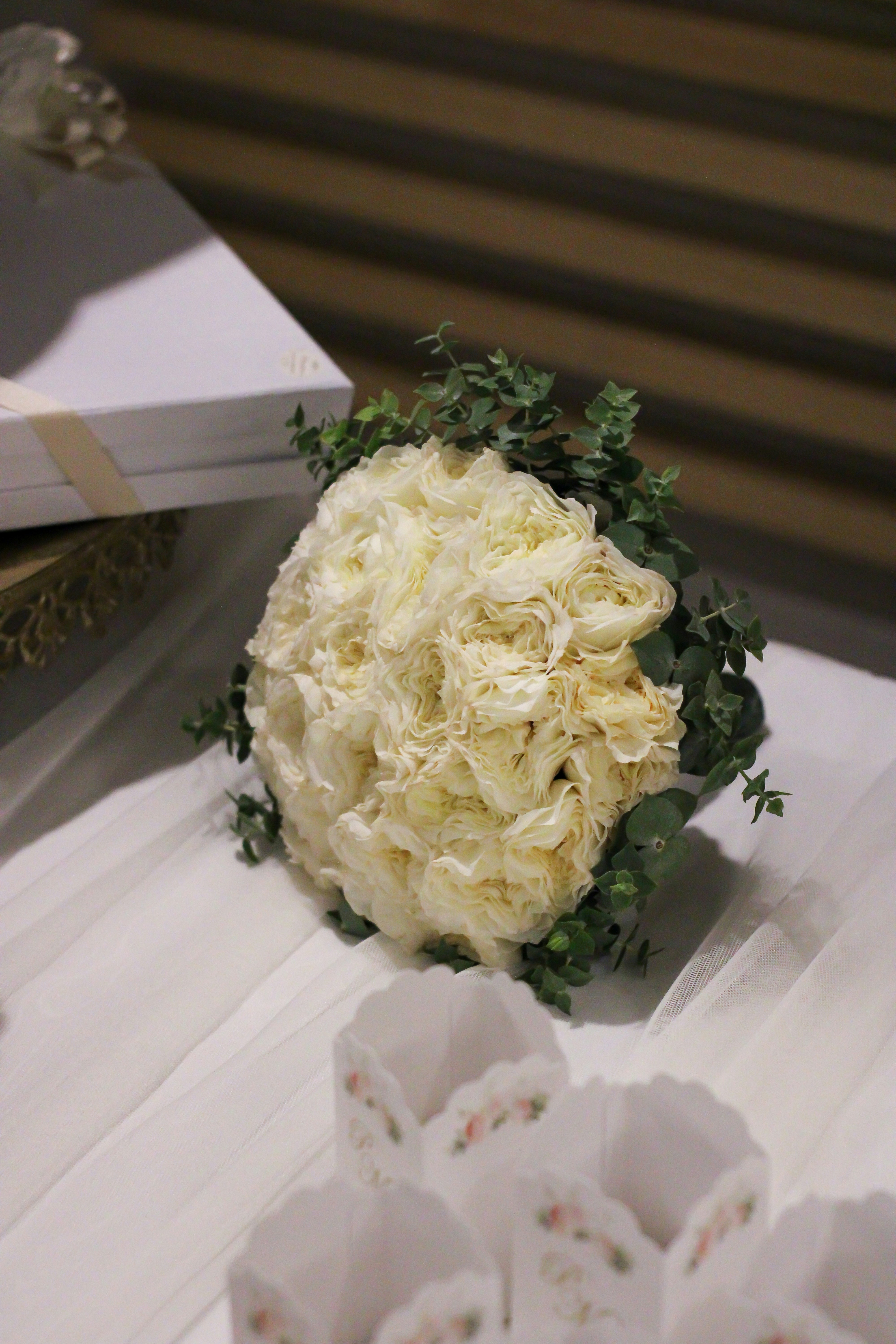 a bouquet of white flowers