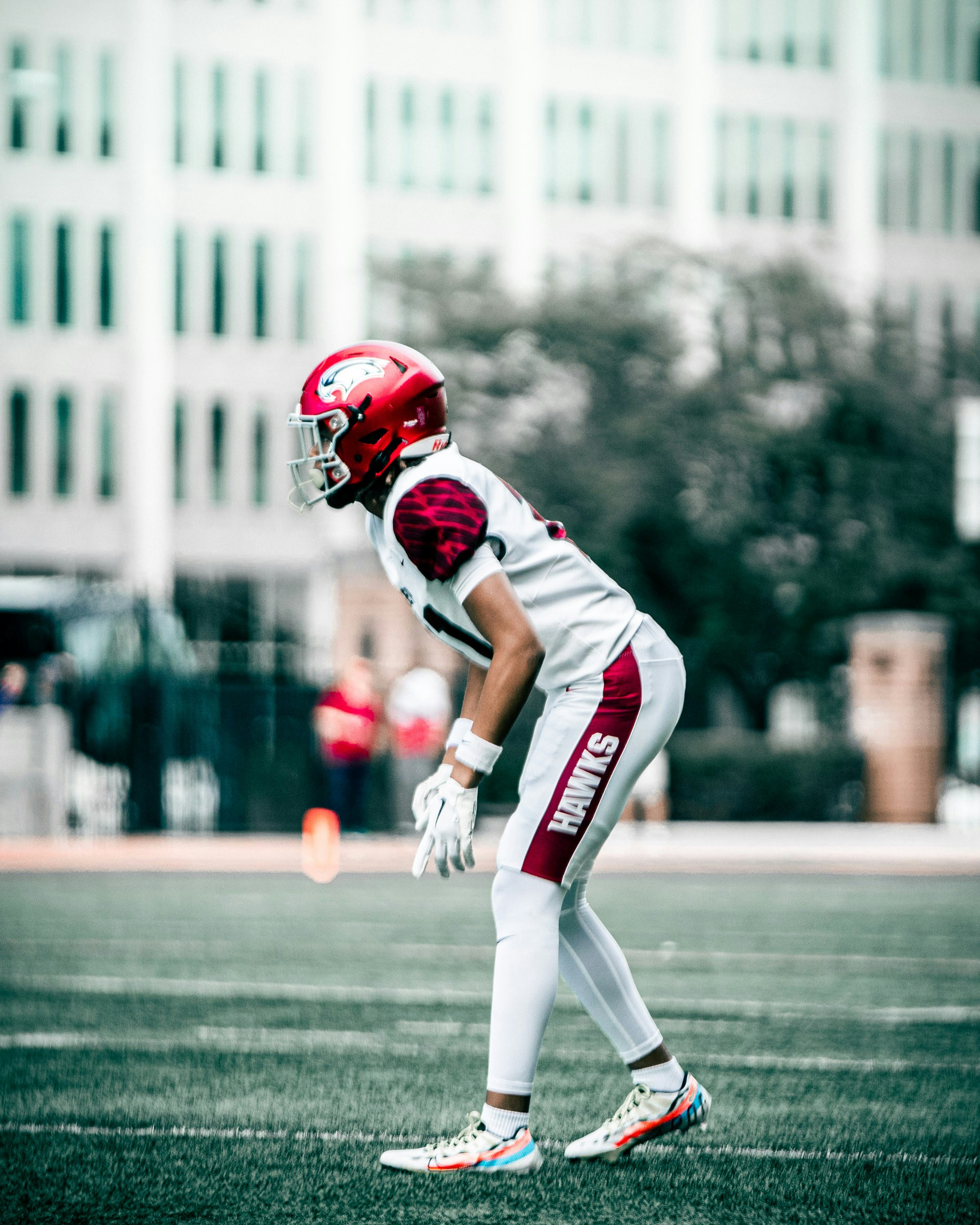 A football player in a red uniform photo – Free Football Image on Unsplash