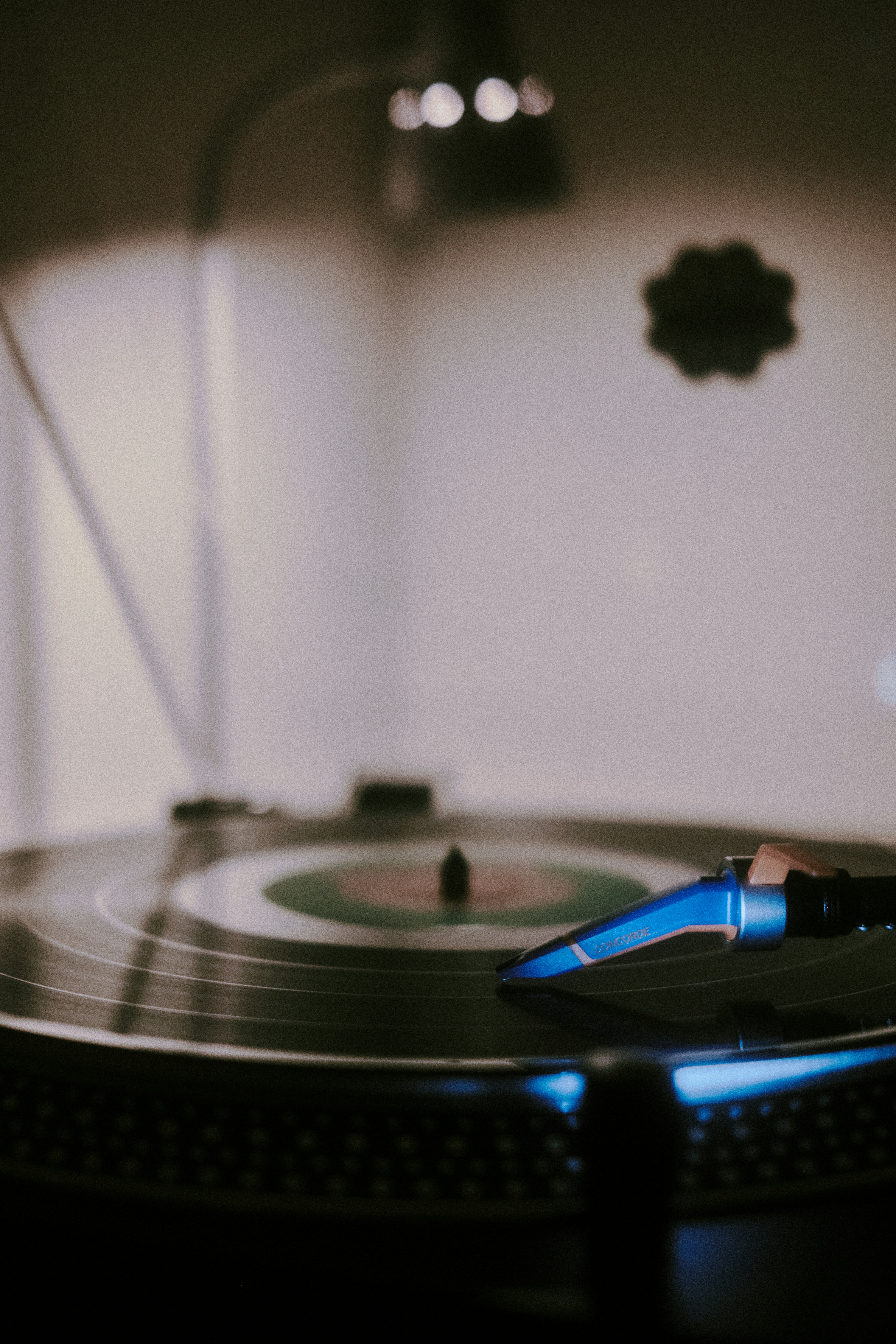 A close-up of a record player photo – Free Vinyl Image on Unsplash