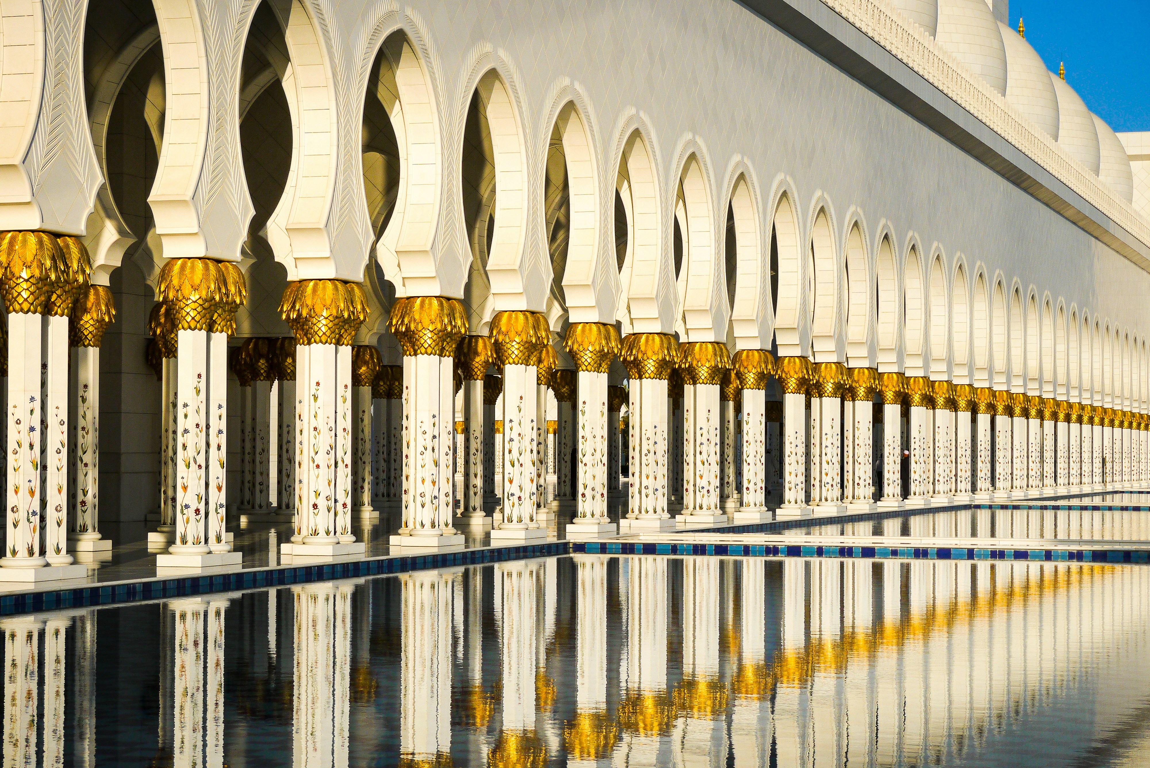 A building with columns photo – Free Abu dhabi - united arab emirates ...