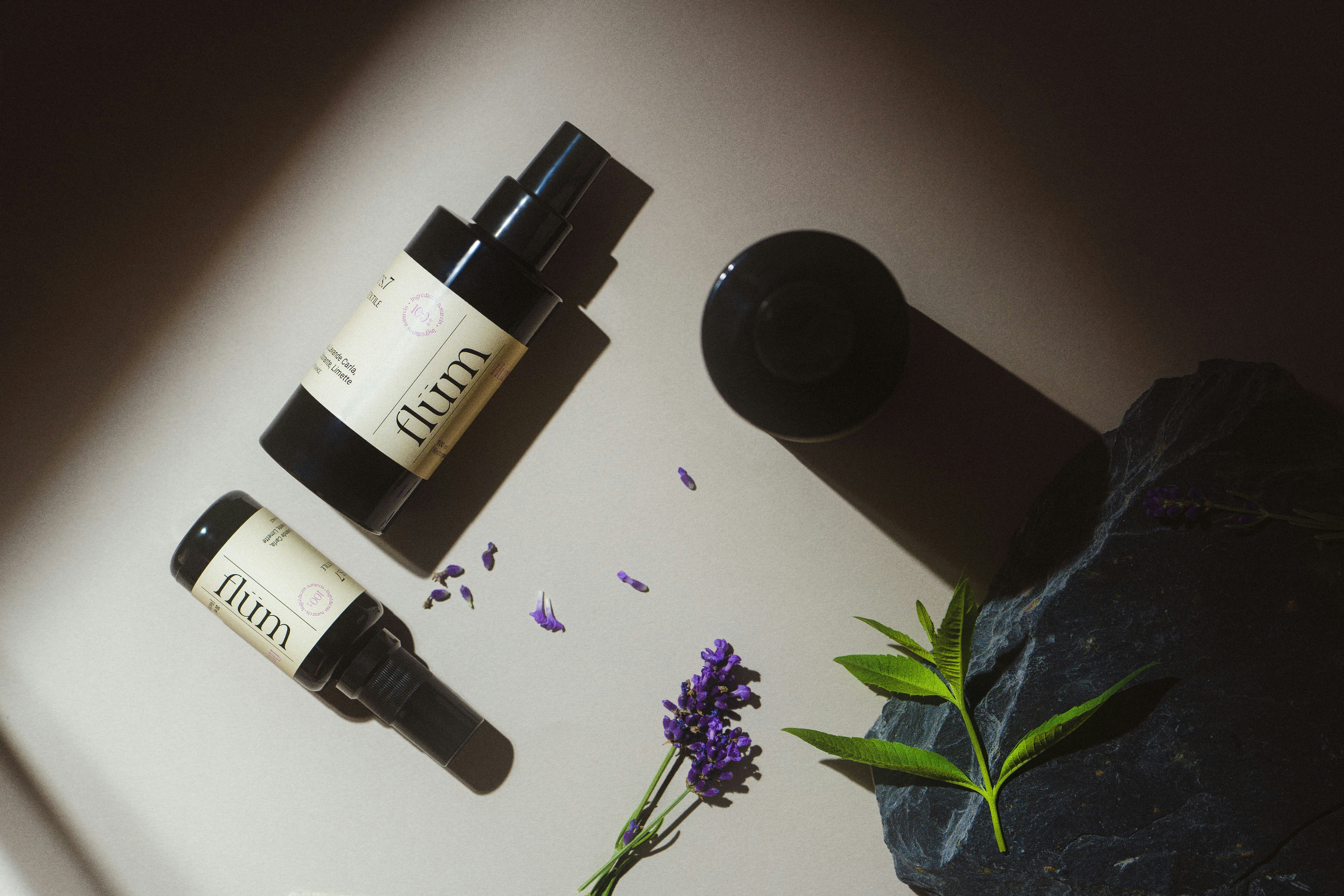 A group of objects next to each other photo – Free Grey Image on Unsplash