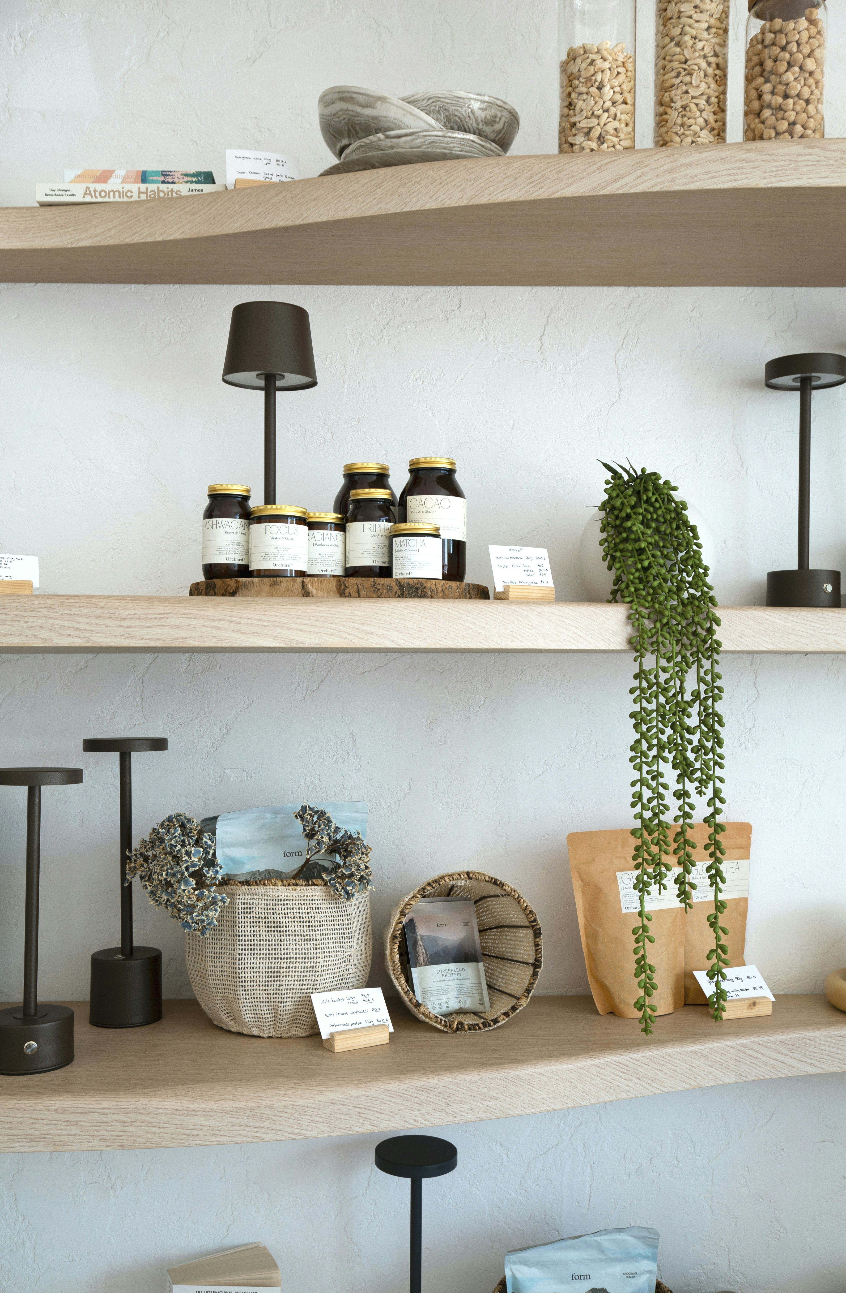 A shelf with objects on it photo – Free Indoors Image on Unsplash