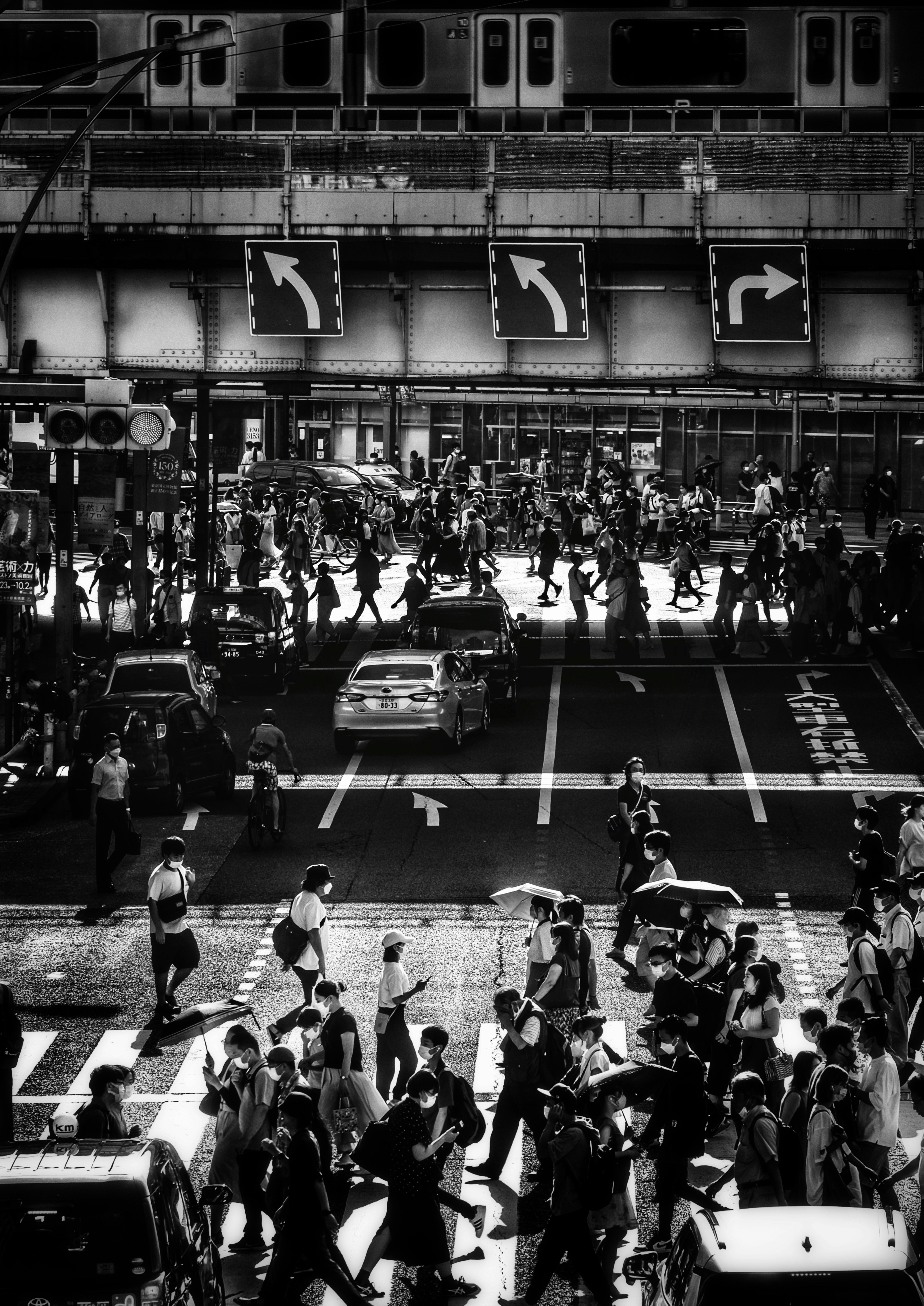 A crowd of people in a street photo – Free Tōkyō Image on Unsplash