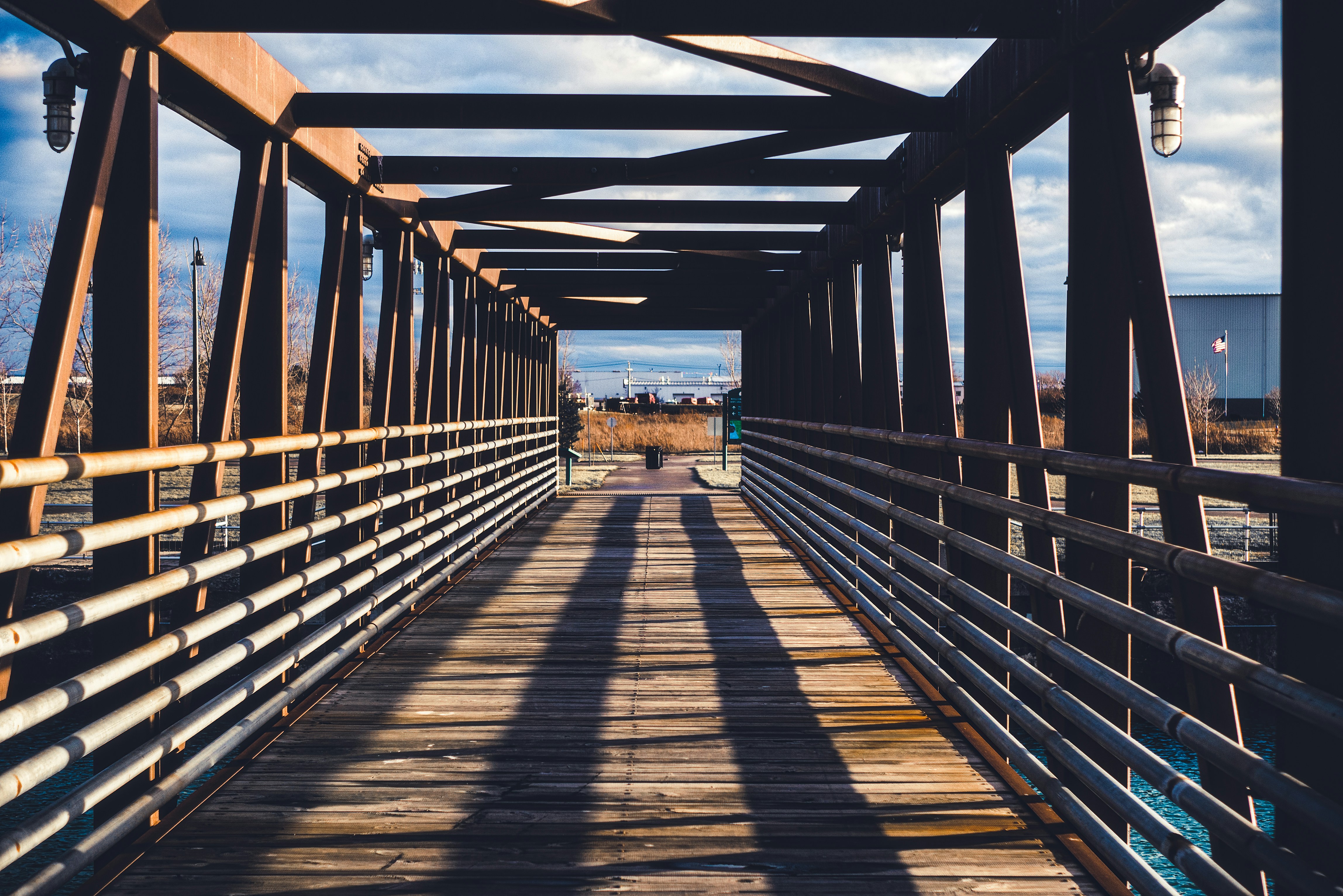 A bridge with a railing photo – Free Bridge Image on Unsplash