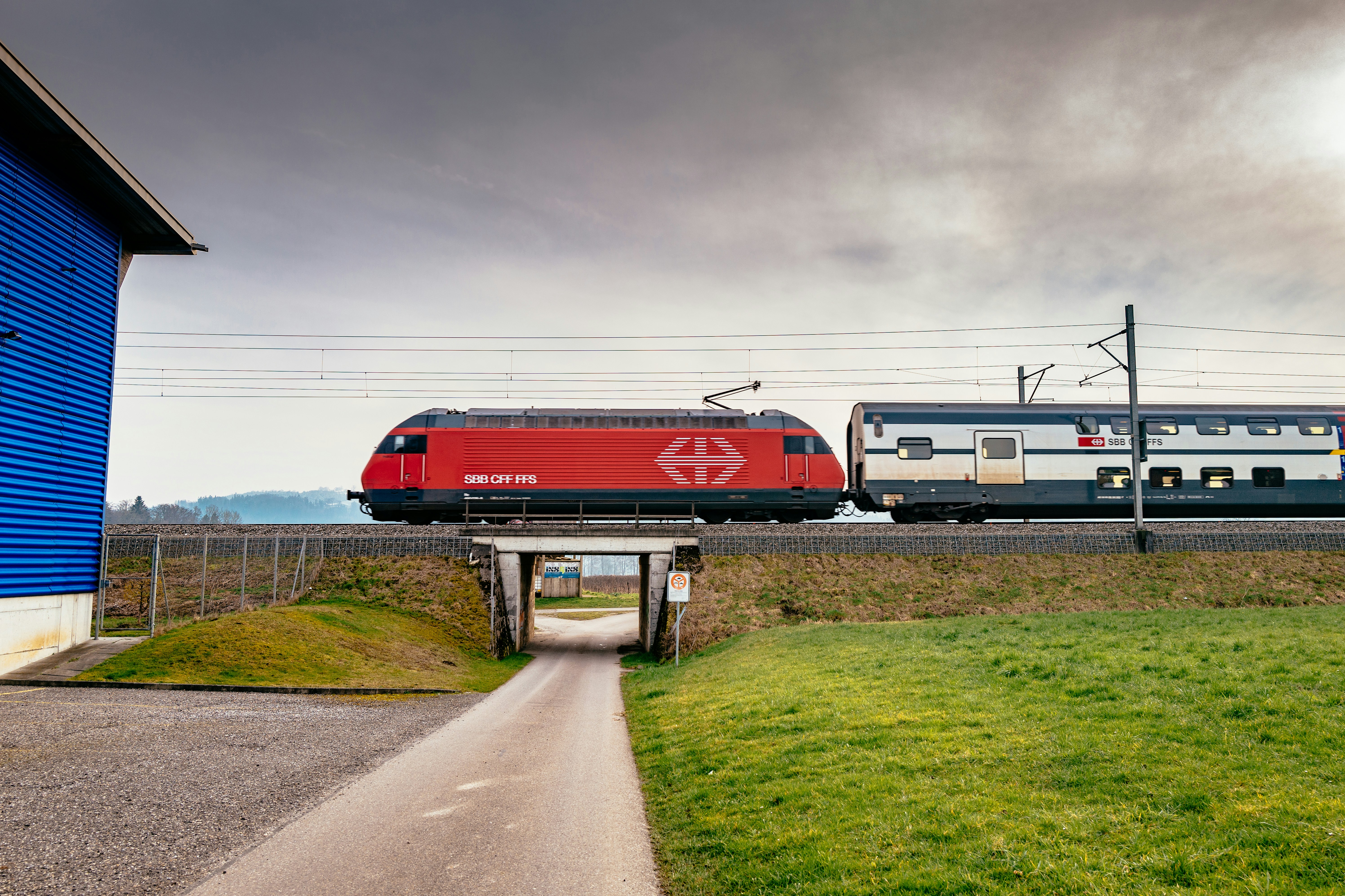 Foto zum Thema Ein Zug auf den Bahngleisen – Kostenloses Bild zu ...