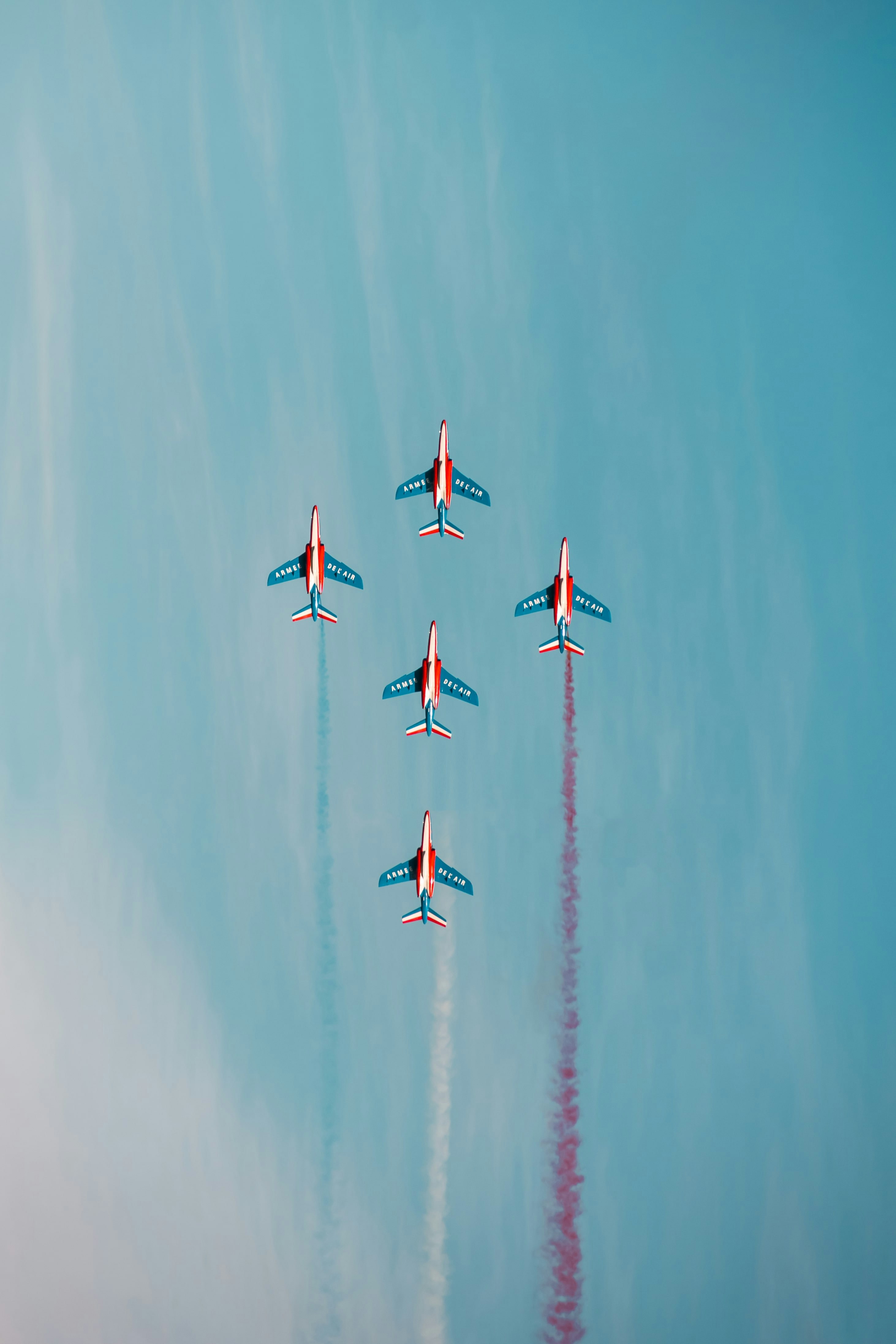 A group of jets flying in formation photo – Free Jet Image on Unsplash