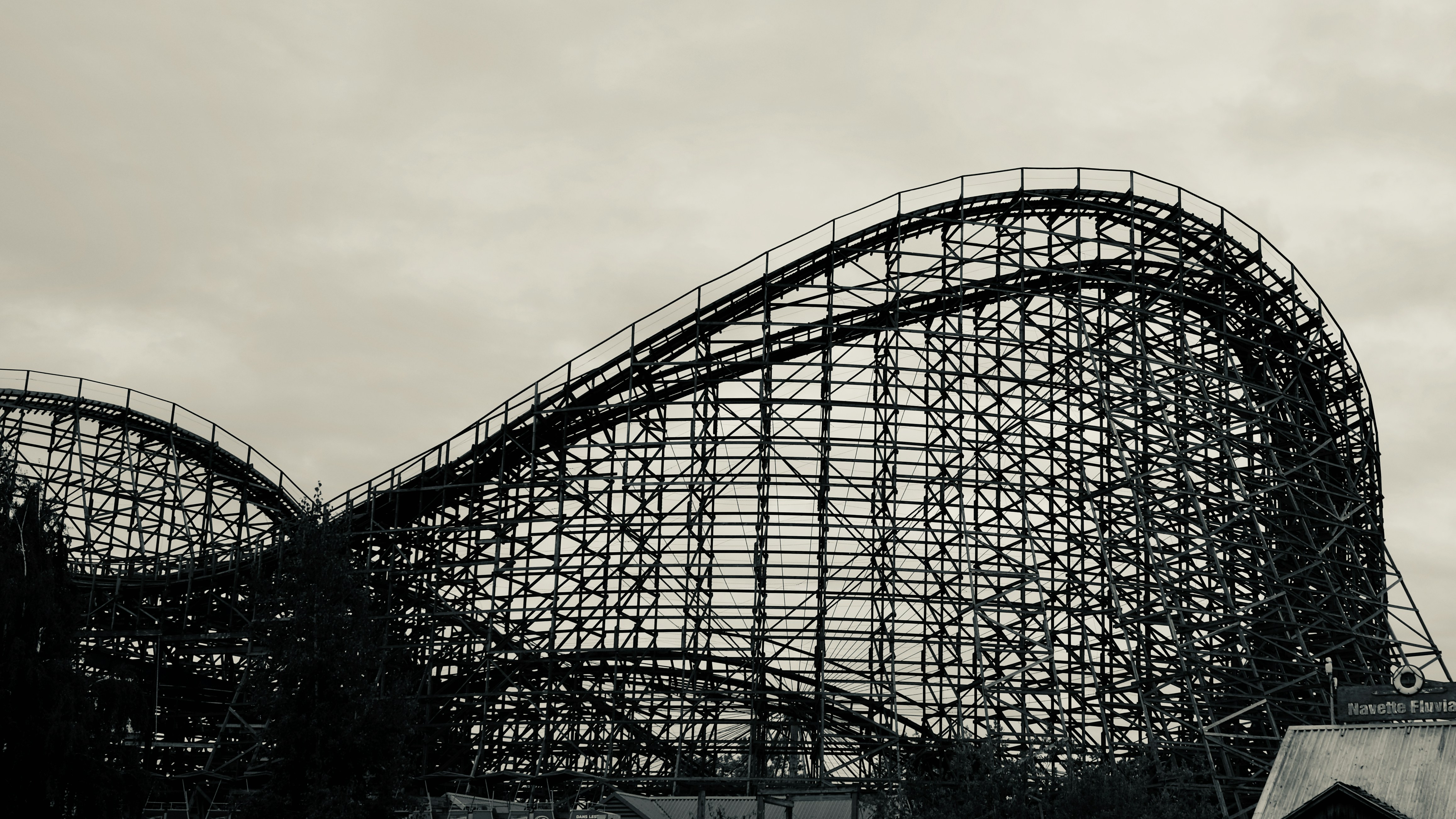 A large metal structure photo – Free Montreal Image on Unsplash