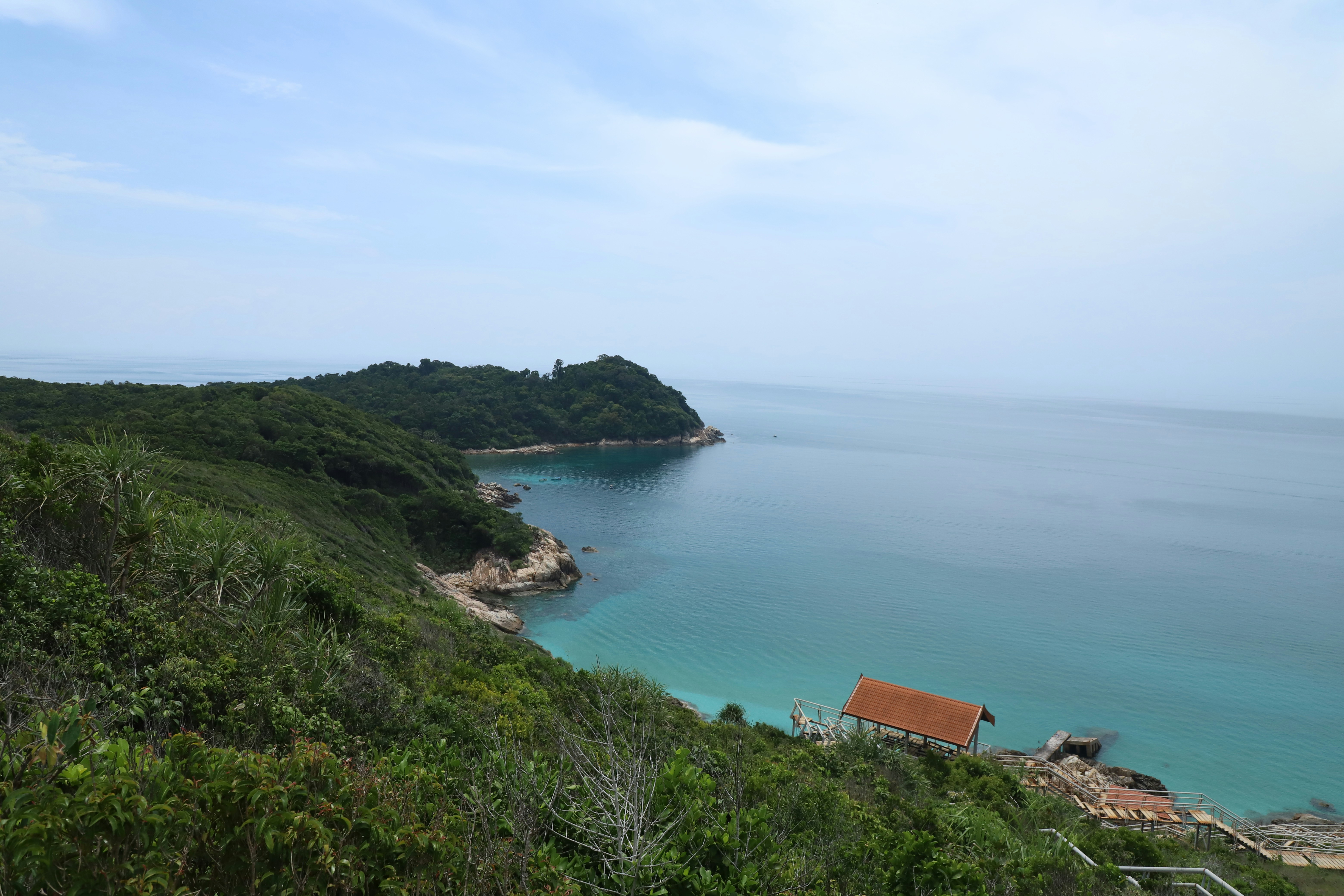 A bench overlooking a body of water photo – Free Perhentian-saaret ...