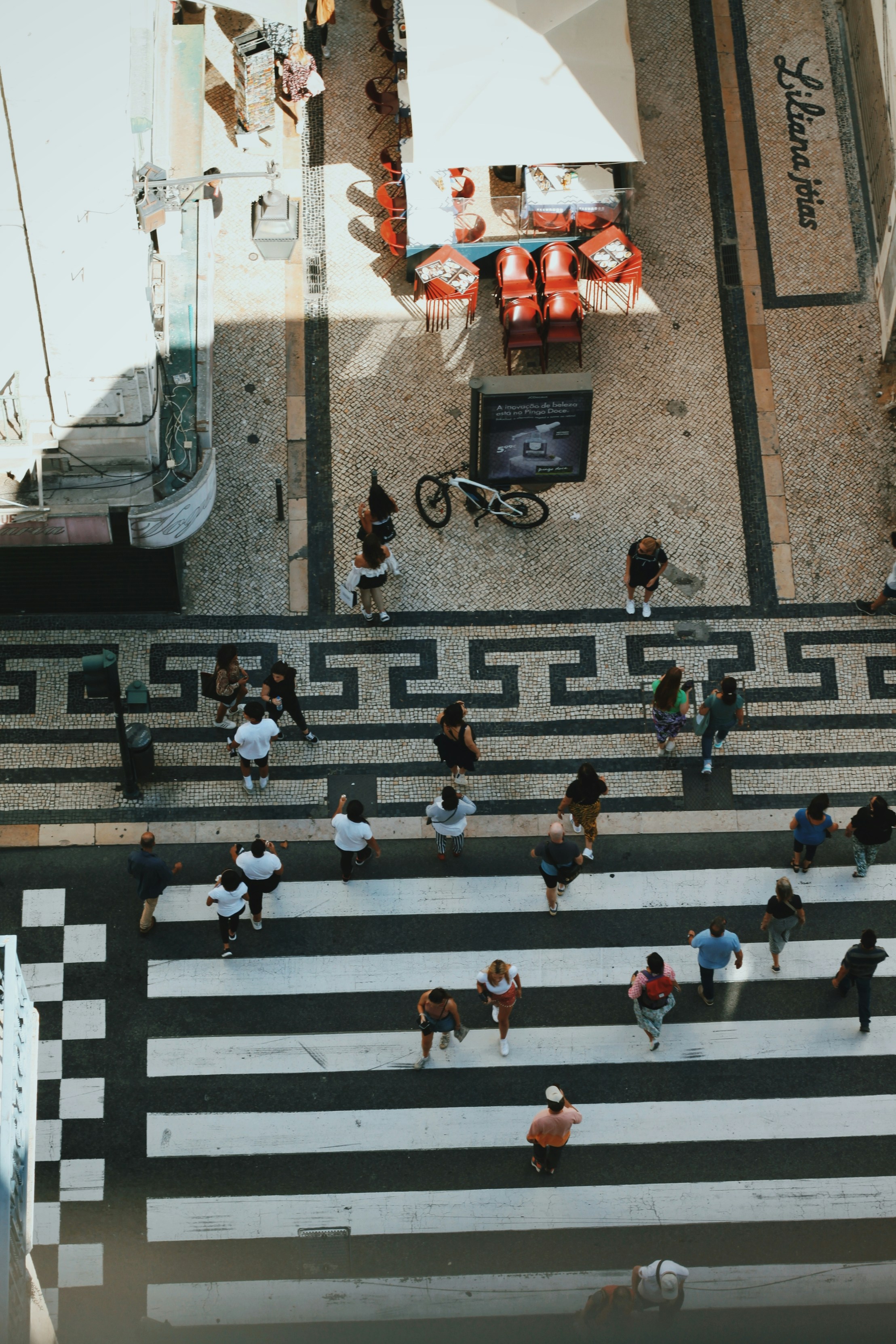 Crowd Crossing: A Bird’s-Eye Stroll Across a Mosaic Street
