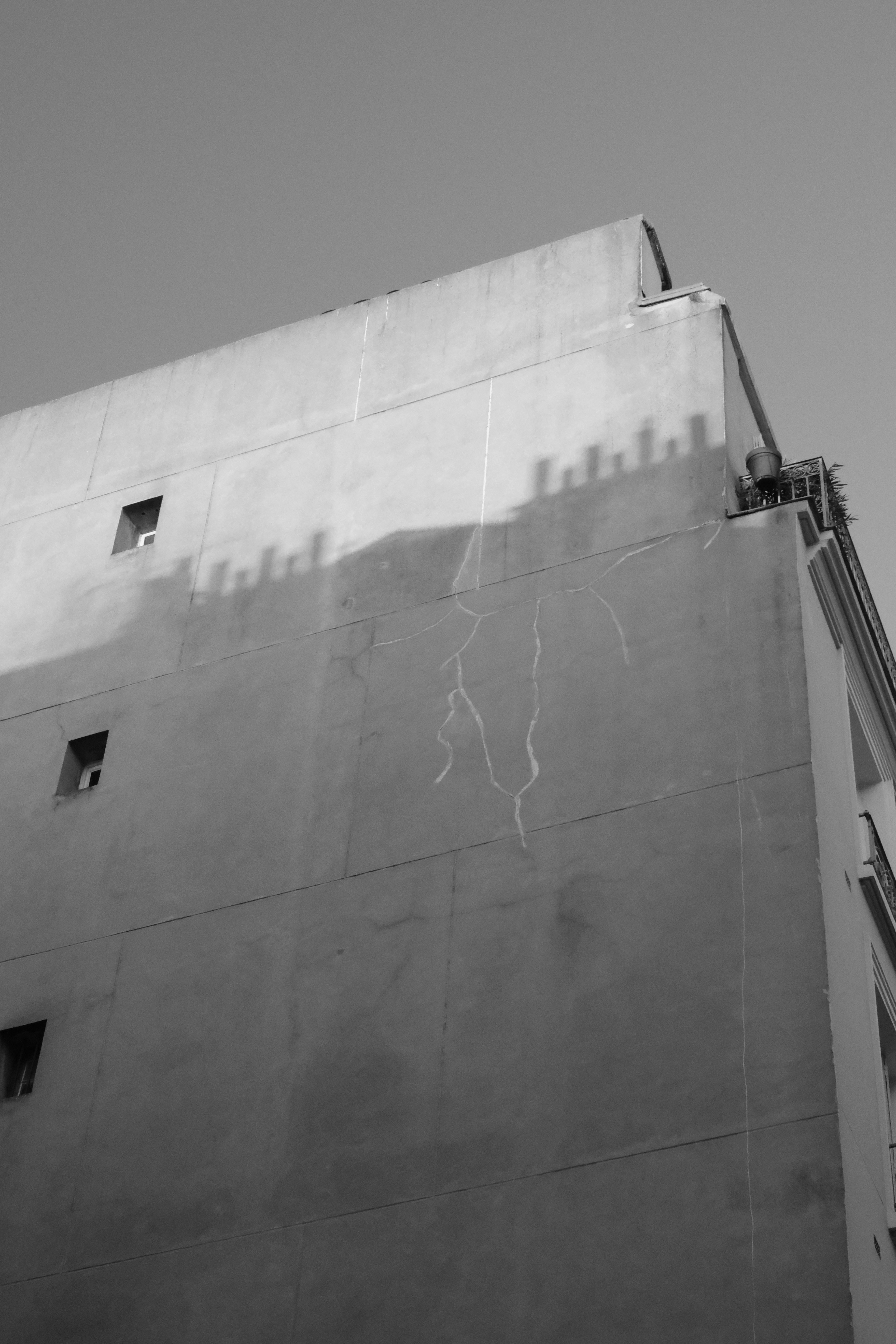 A large concrete wall photo – Free Building Image on Unsplash