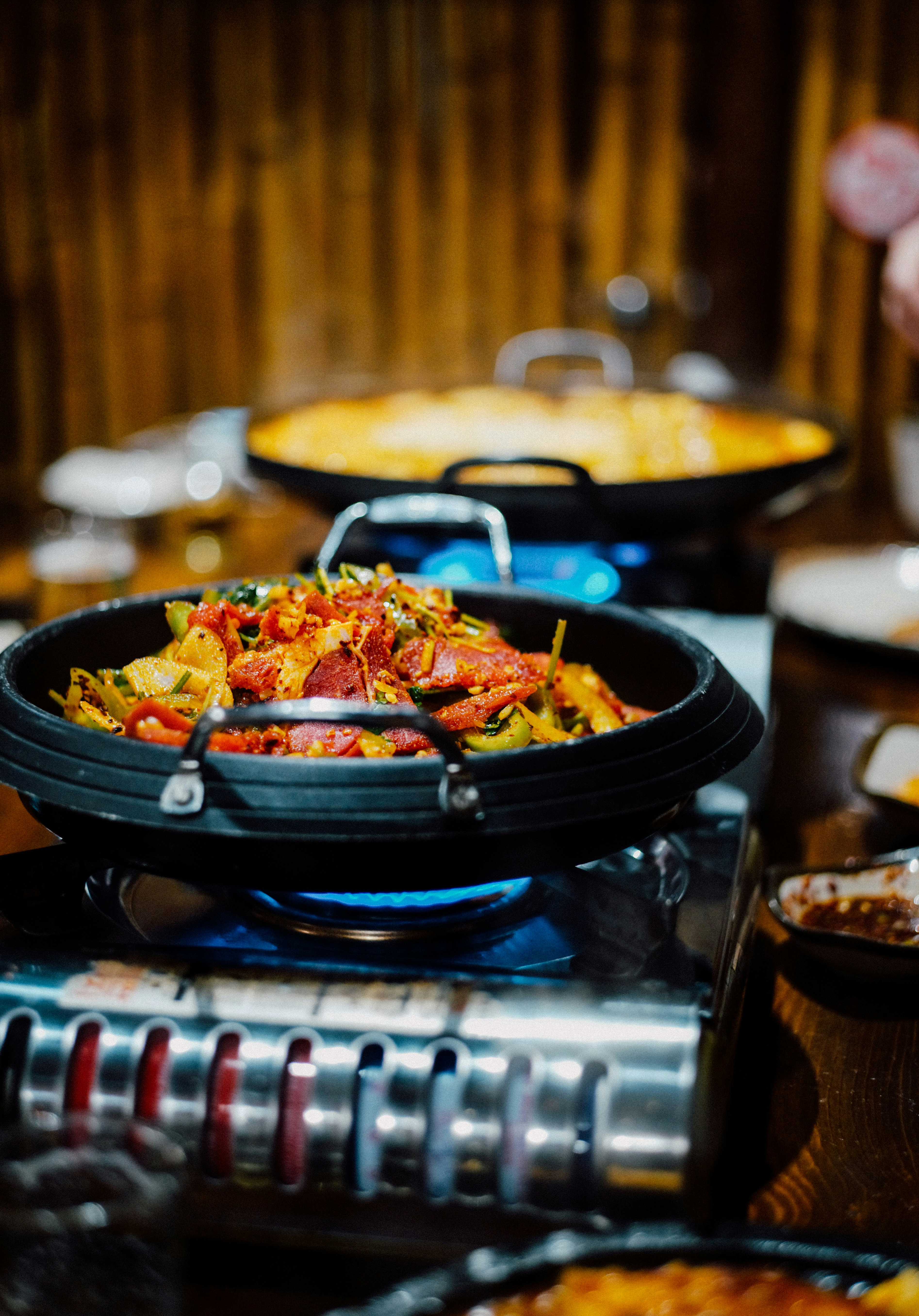 Un groupe de nourriture sur une table photo – Photo Repas Gratuite sur ...