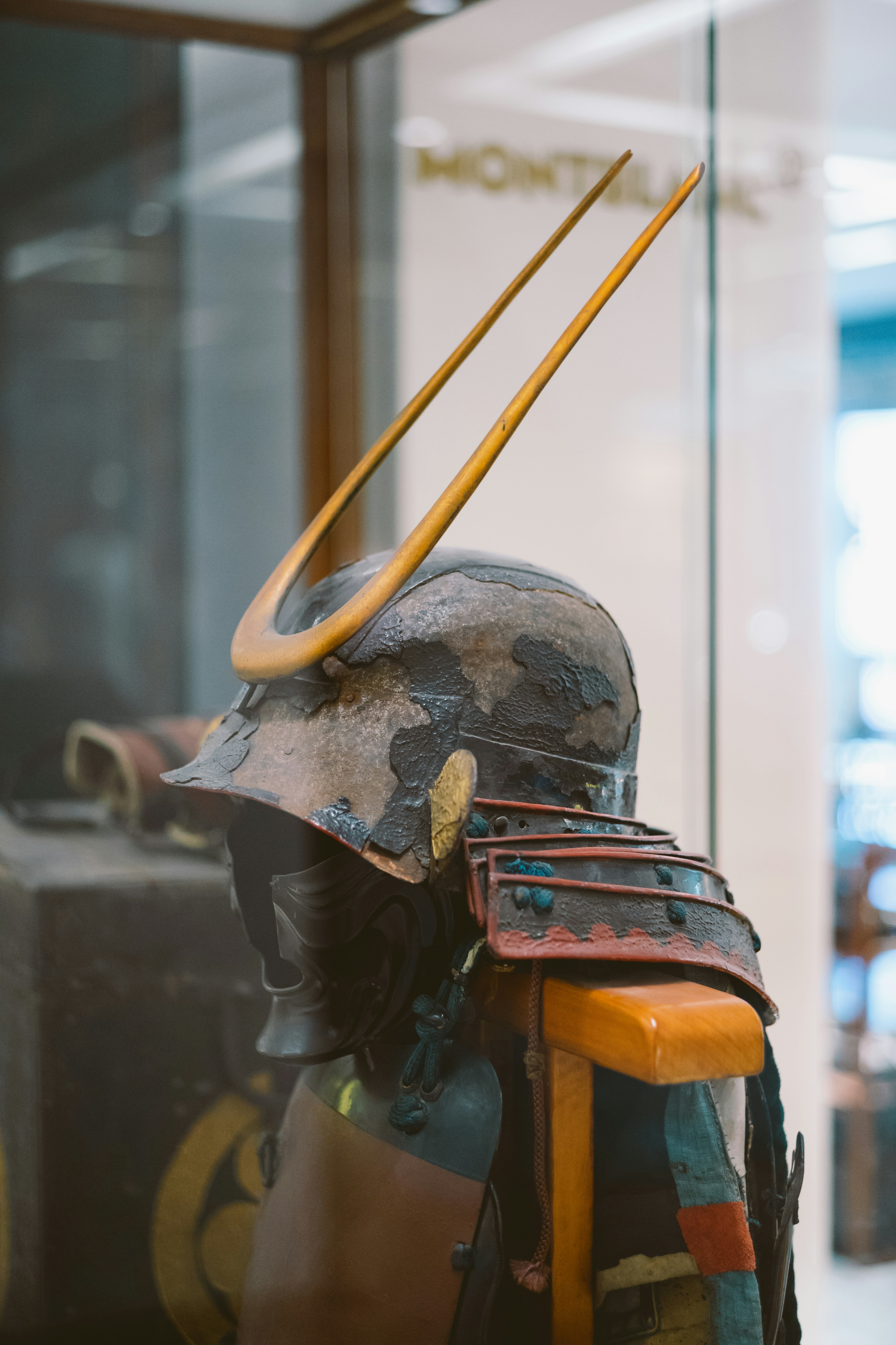 Guard of the Exhibit: a Kubotan of Crimson Armor