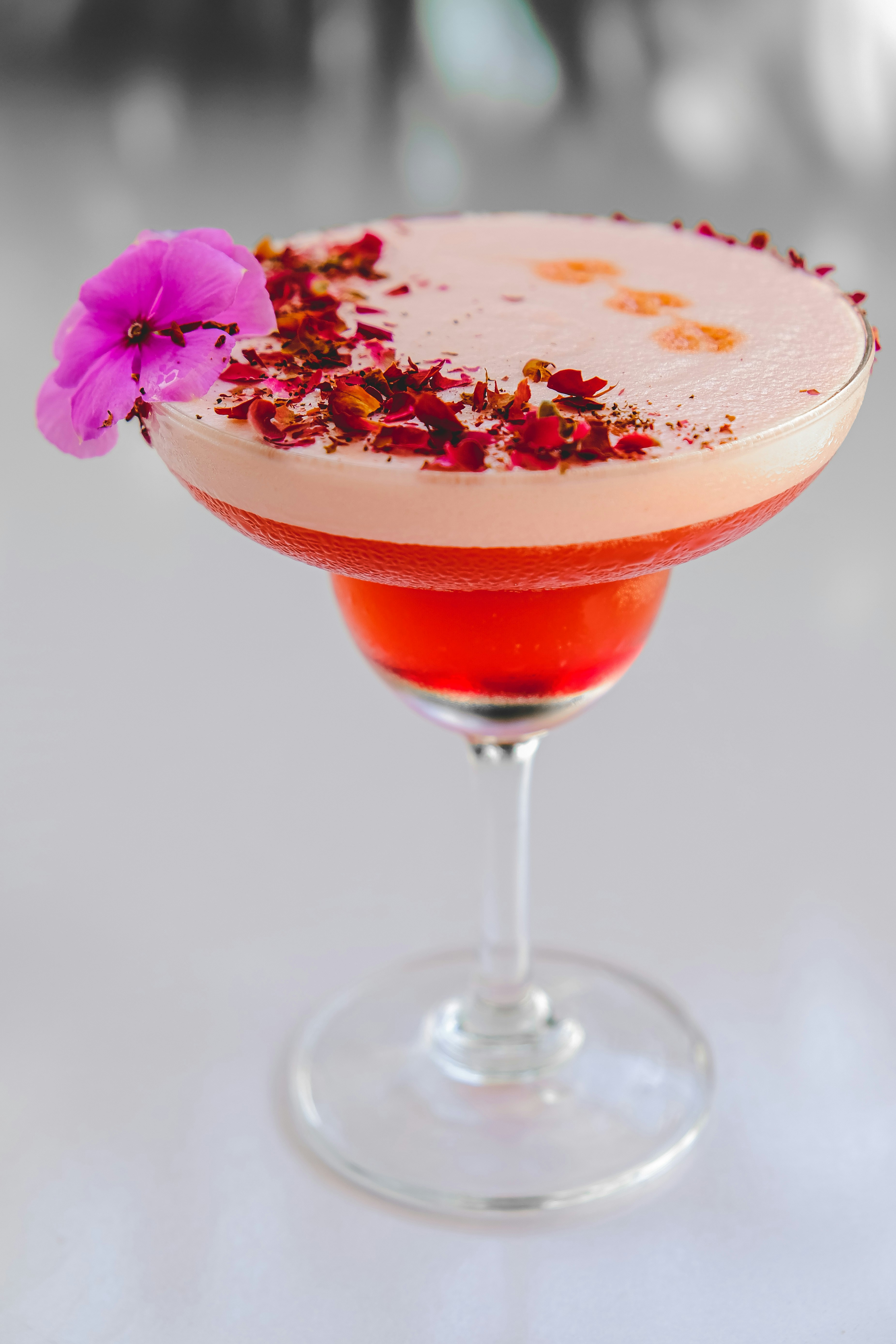 Un verre avec une boisson dedans photo – Photo Boisson Gratuite sur ...