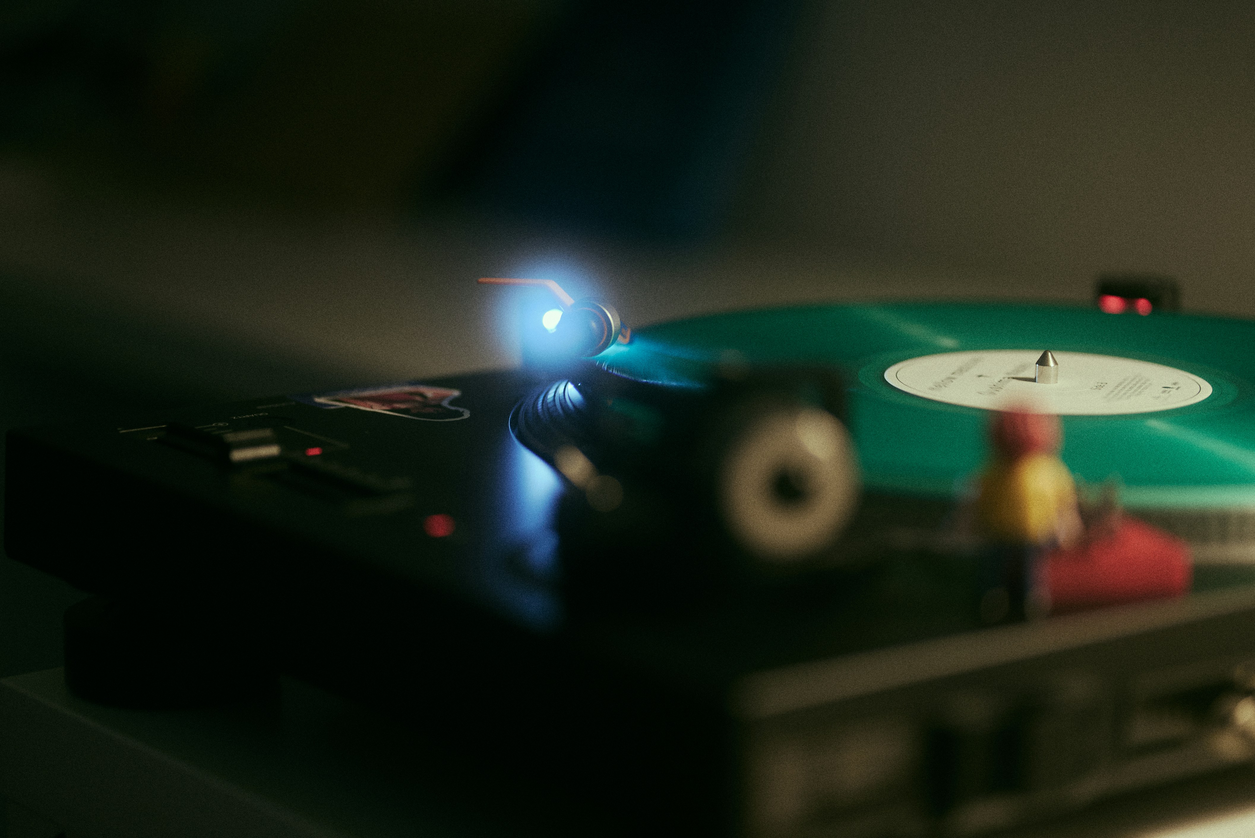 Foto zum Thema Ein Auto mit einem Licht oben – Kostenloses Bild zu Gut ...