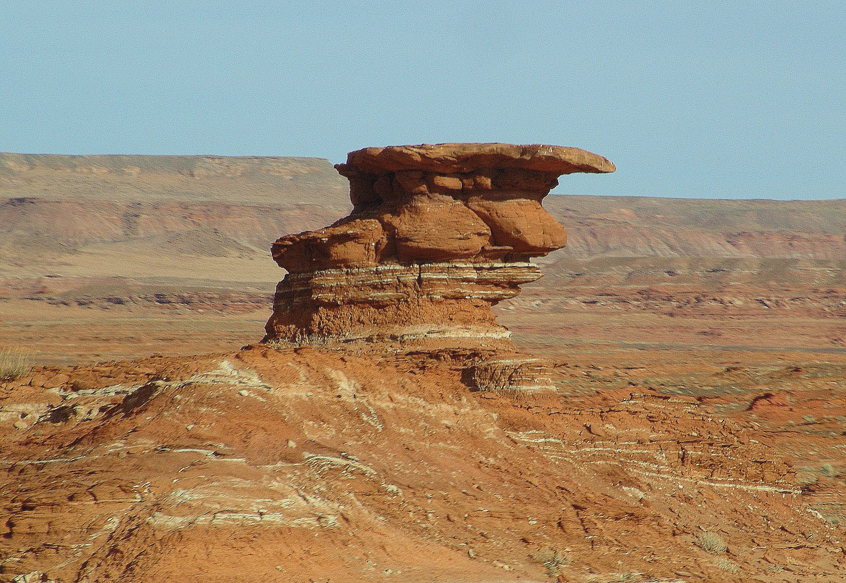A large rock formation in the desert photo – Free Az Image on Unsplash