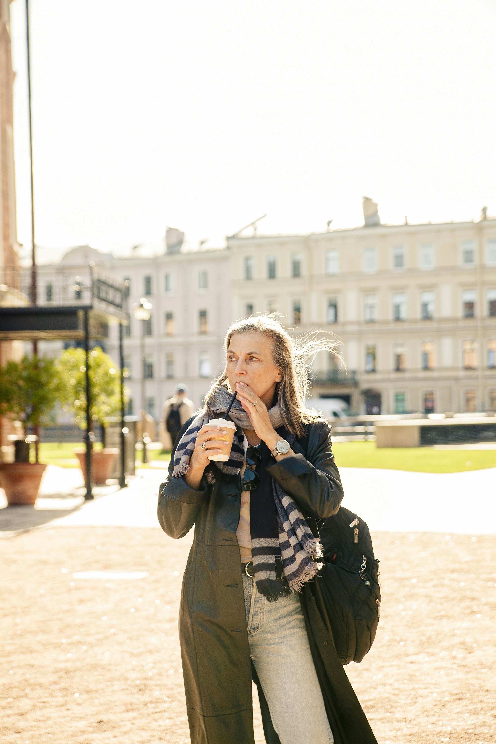 Foto Una persona posando para una foto – Imagen Persona gratis en Unsplash