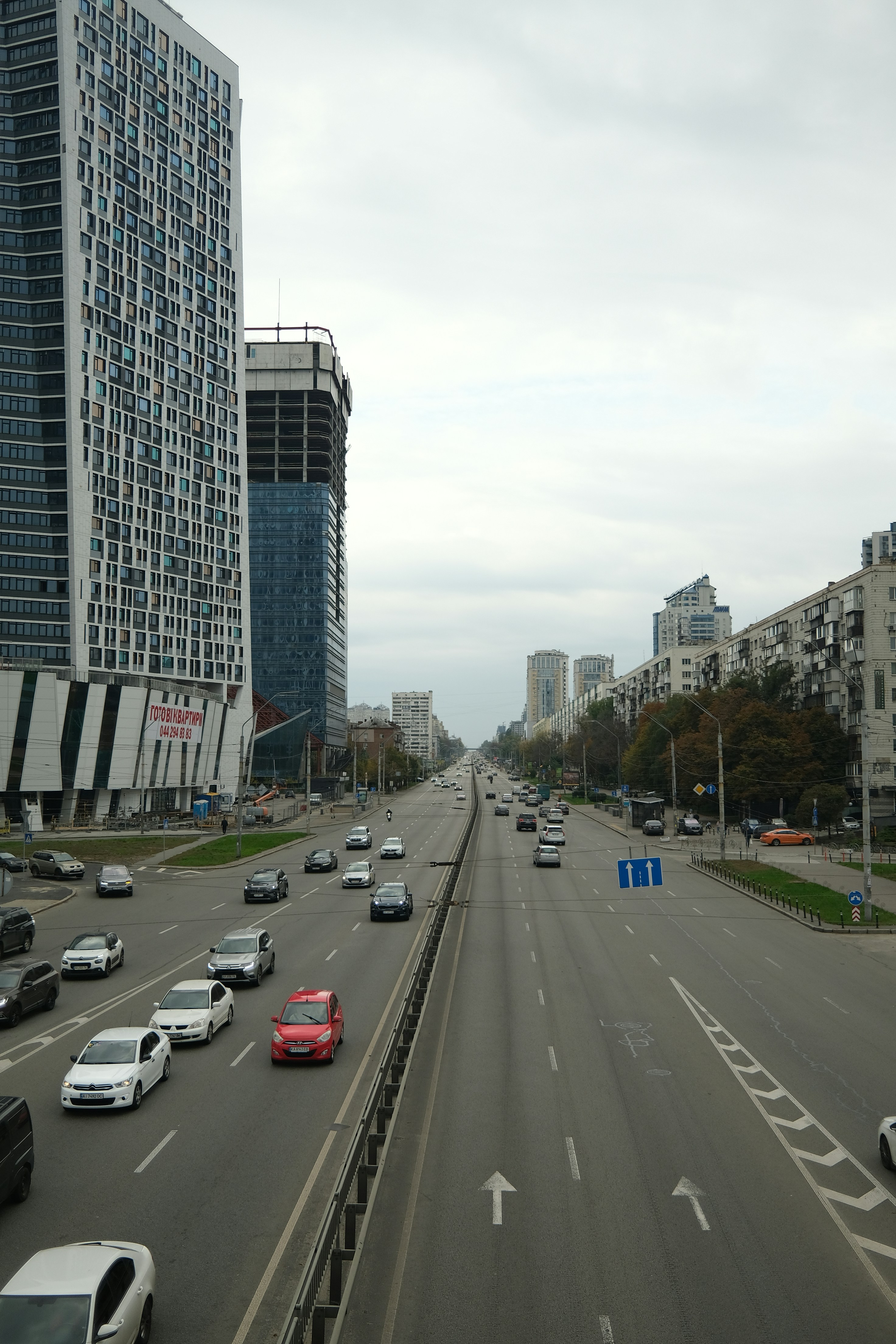 a busy highway in a city