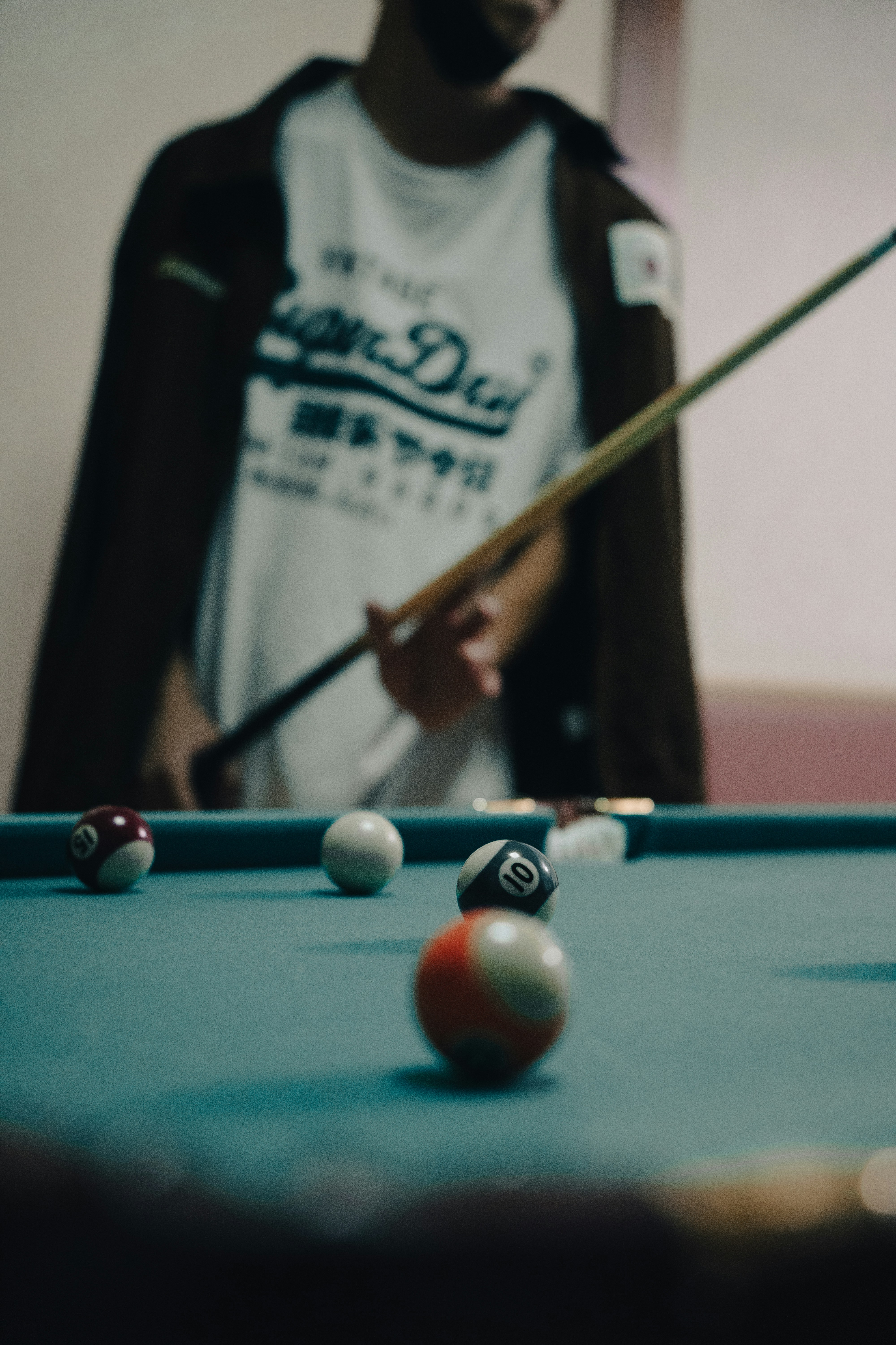 A person playing pool photo – Free Grey Image on Unsplash