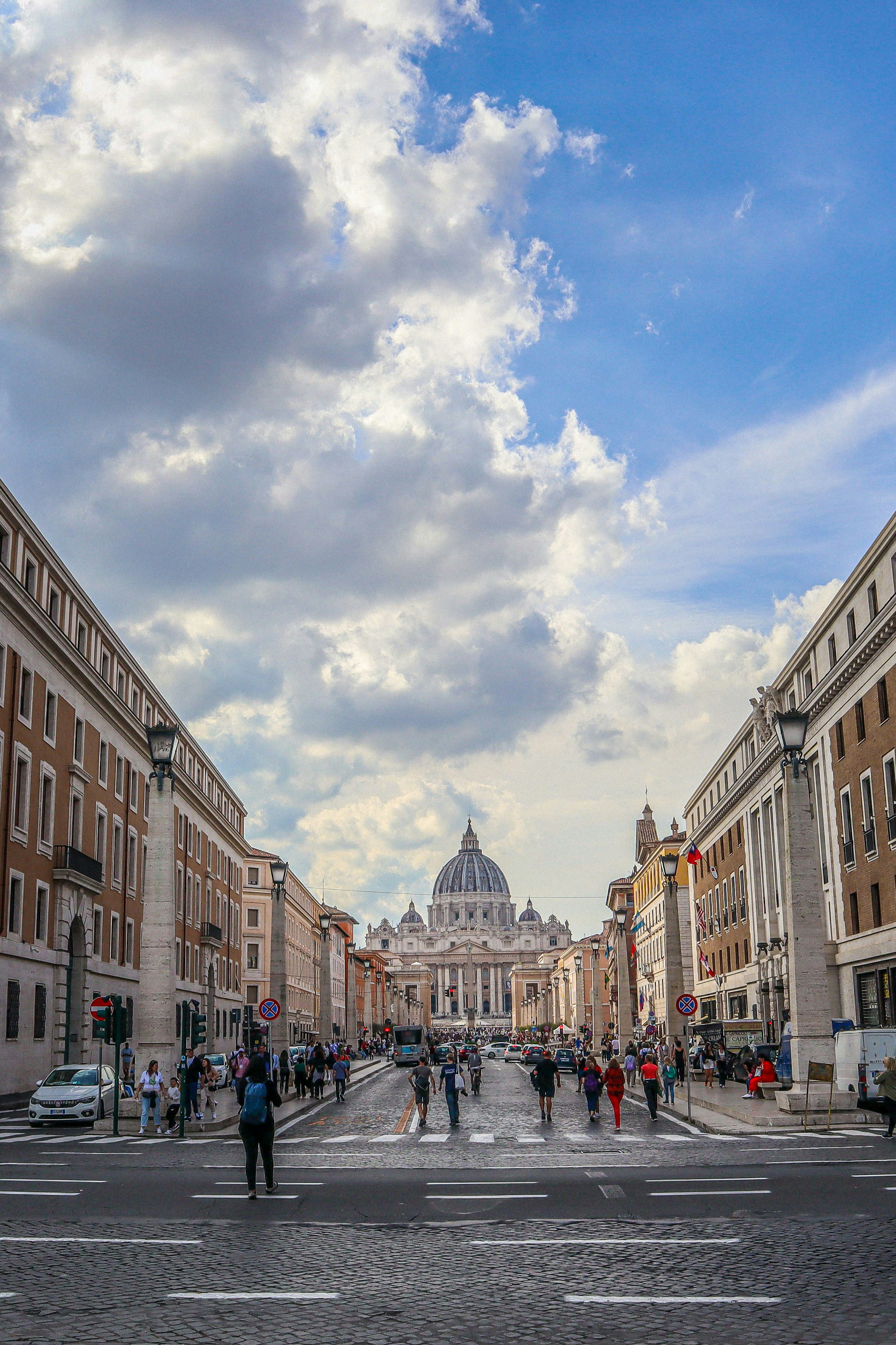 A large arch over a city street photo – Free Crossroads Image on Unsplash