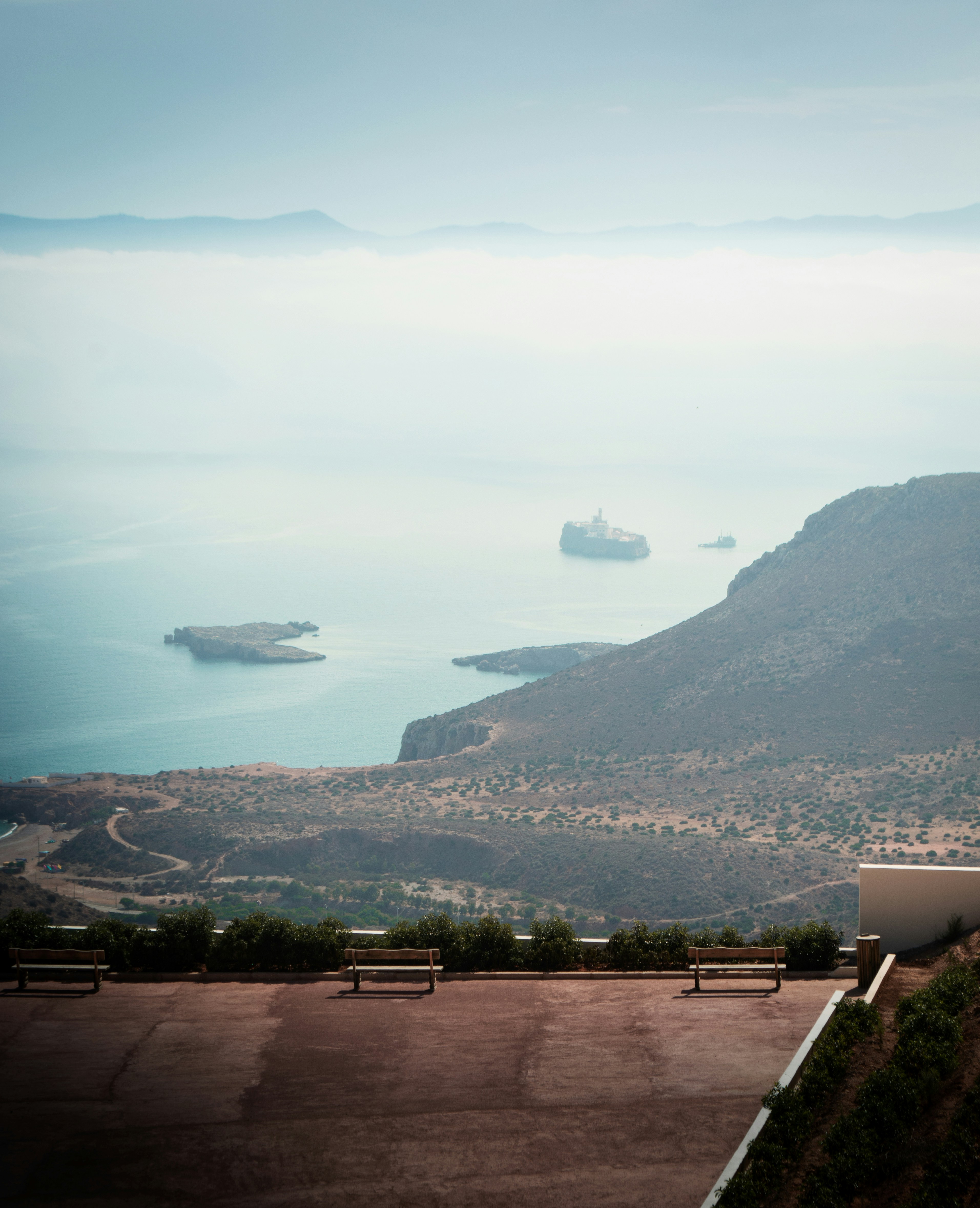 A plane flying over a city photo – Free Morocco Image on Unsplash