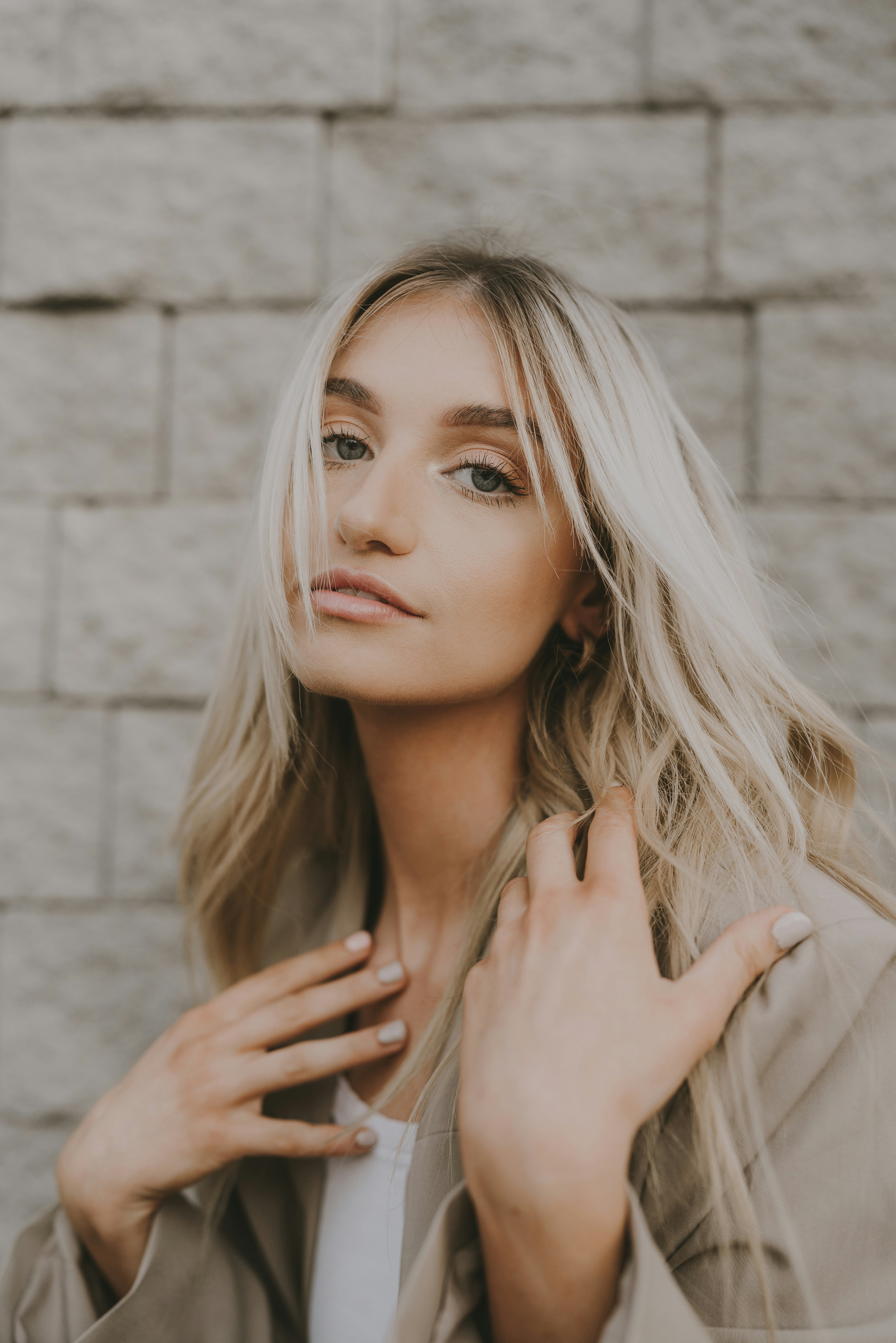 woman | 100+ best free female, girl, human, and person photos on Unsplash