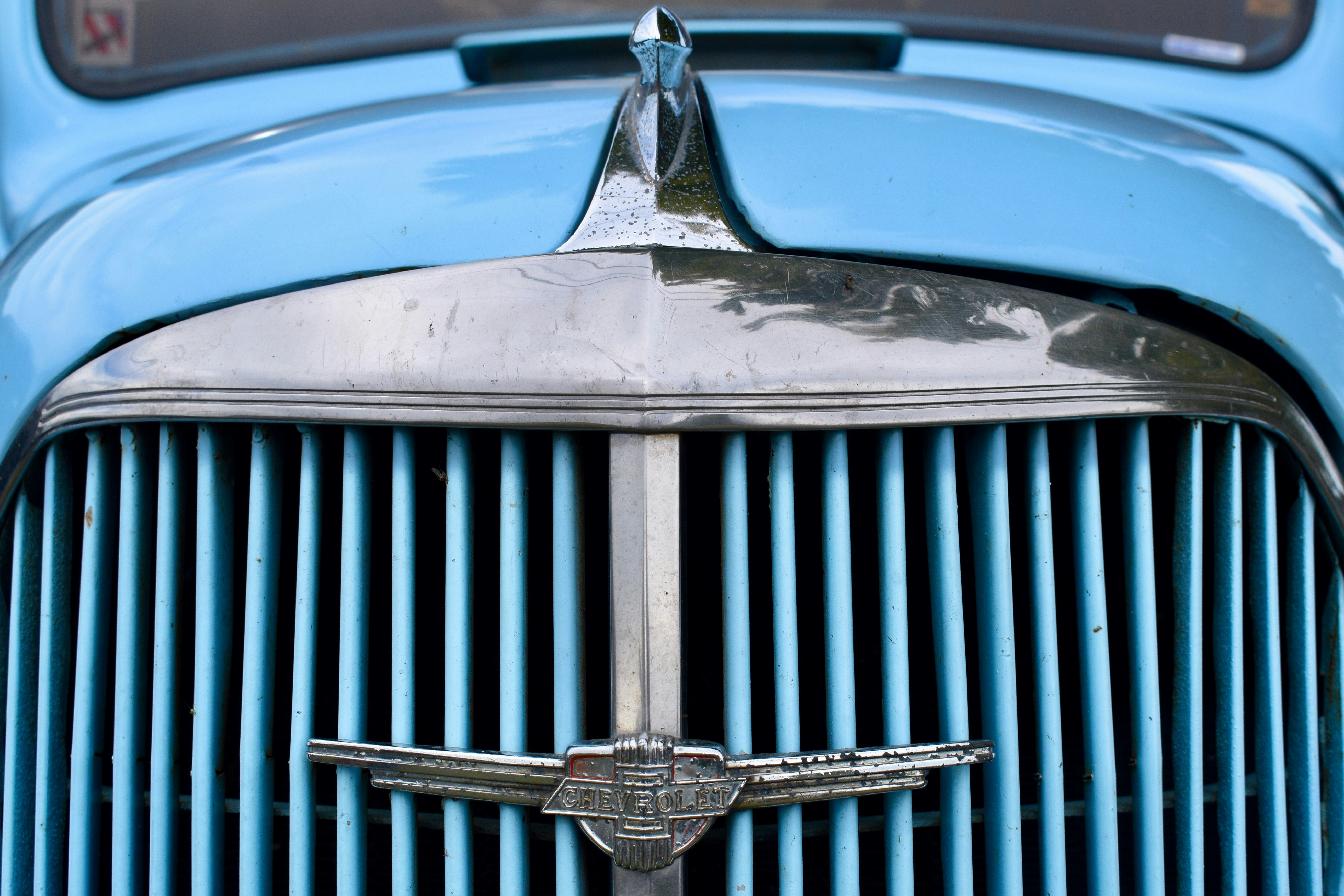 a close up of a car's grill