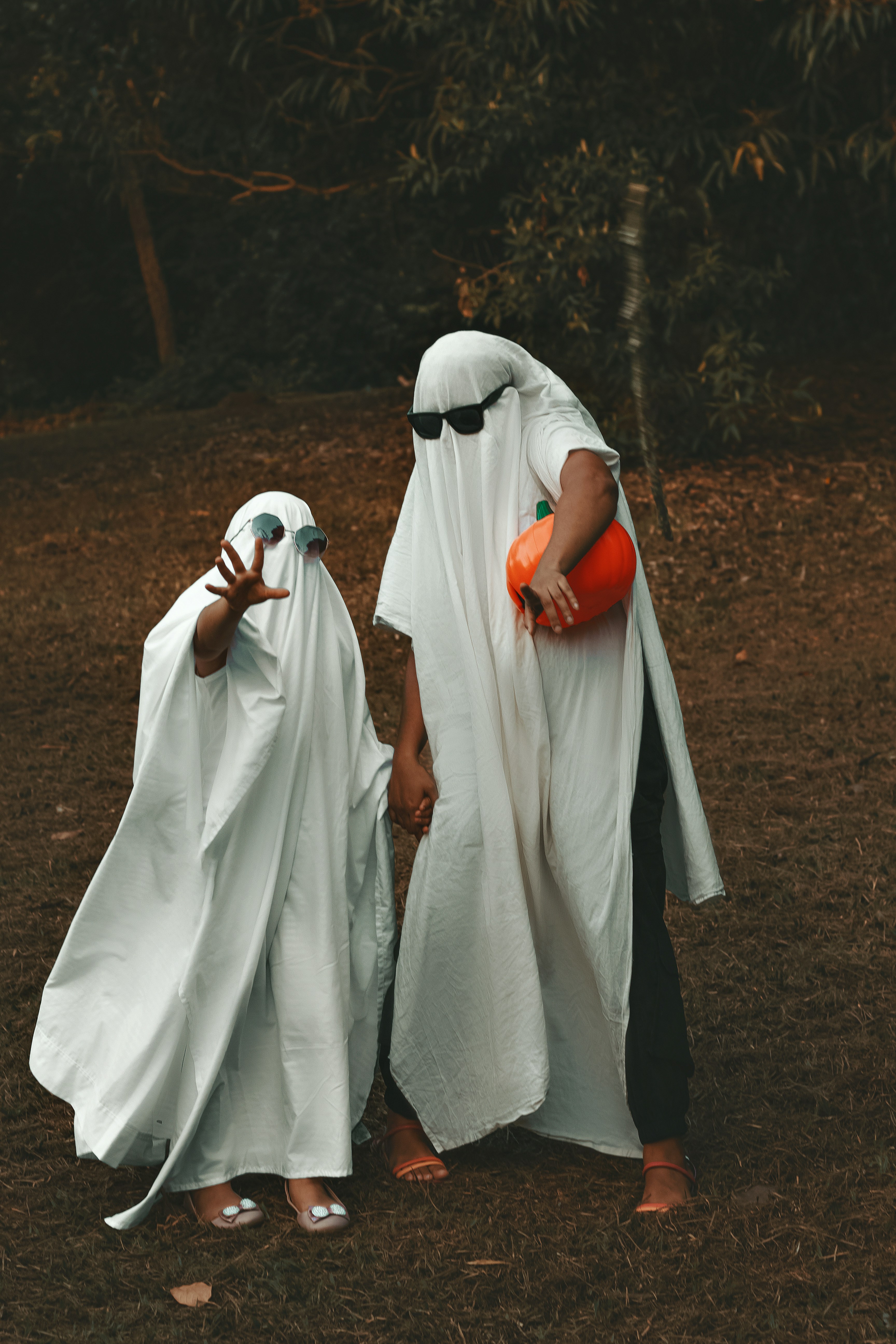 A man and woman wearing white robes photo – Free Apparel Image on Unsplash