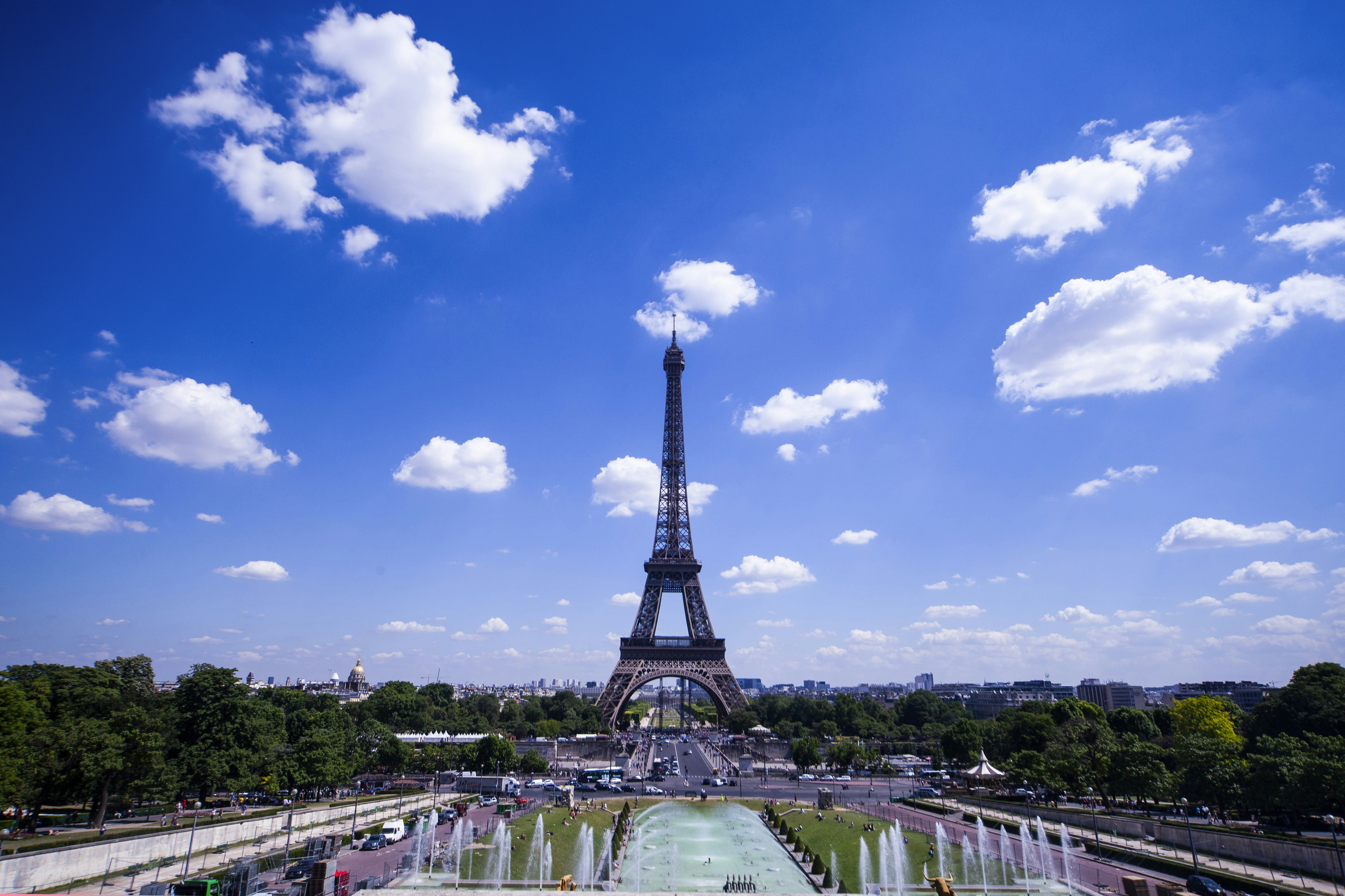 Foto Una alta torre de metal – Imagen Francia gratis en Unsplash