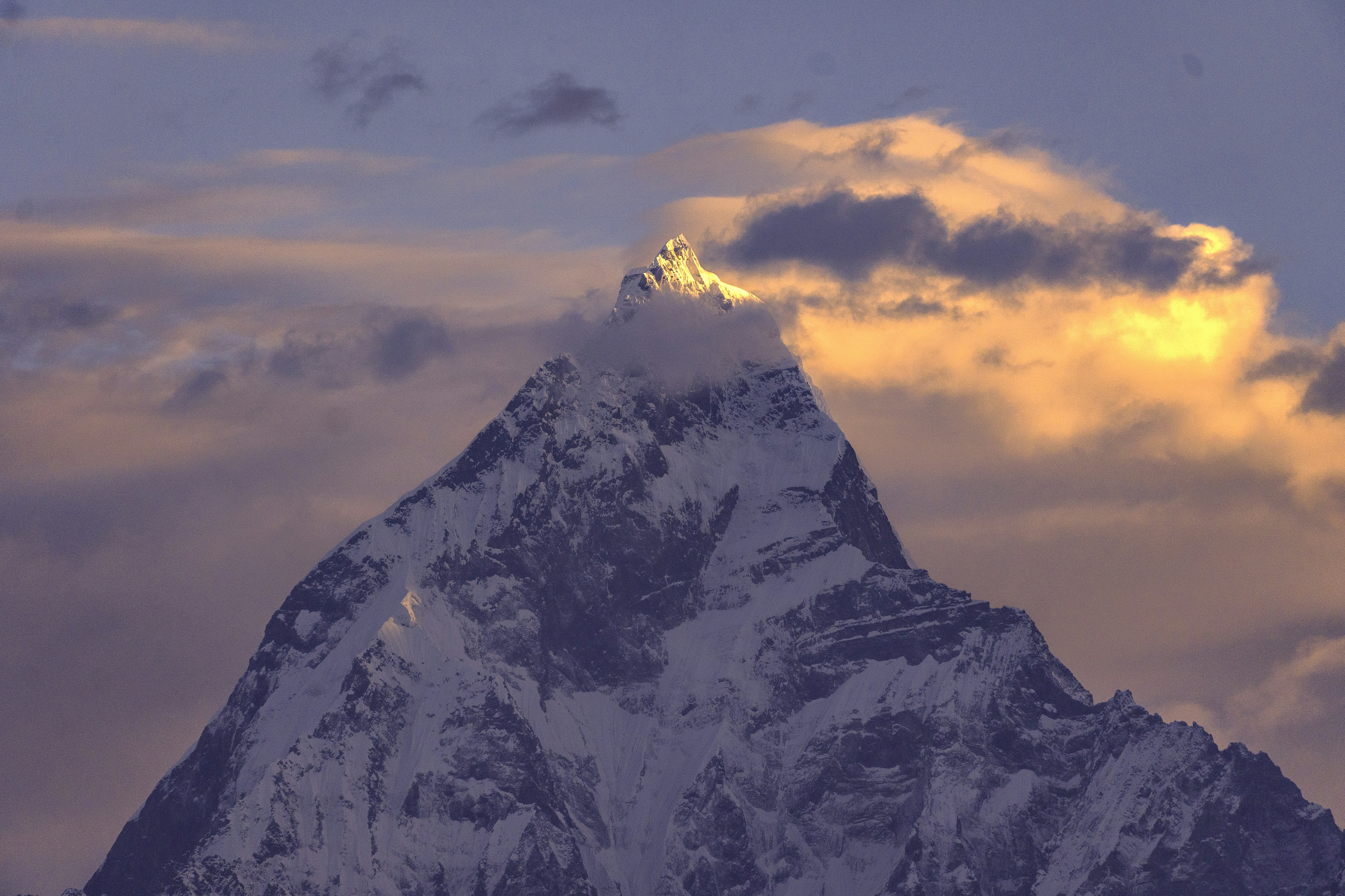 Montagne Fishtail Photos | Télécharger des images gratuites sur Unsplash