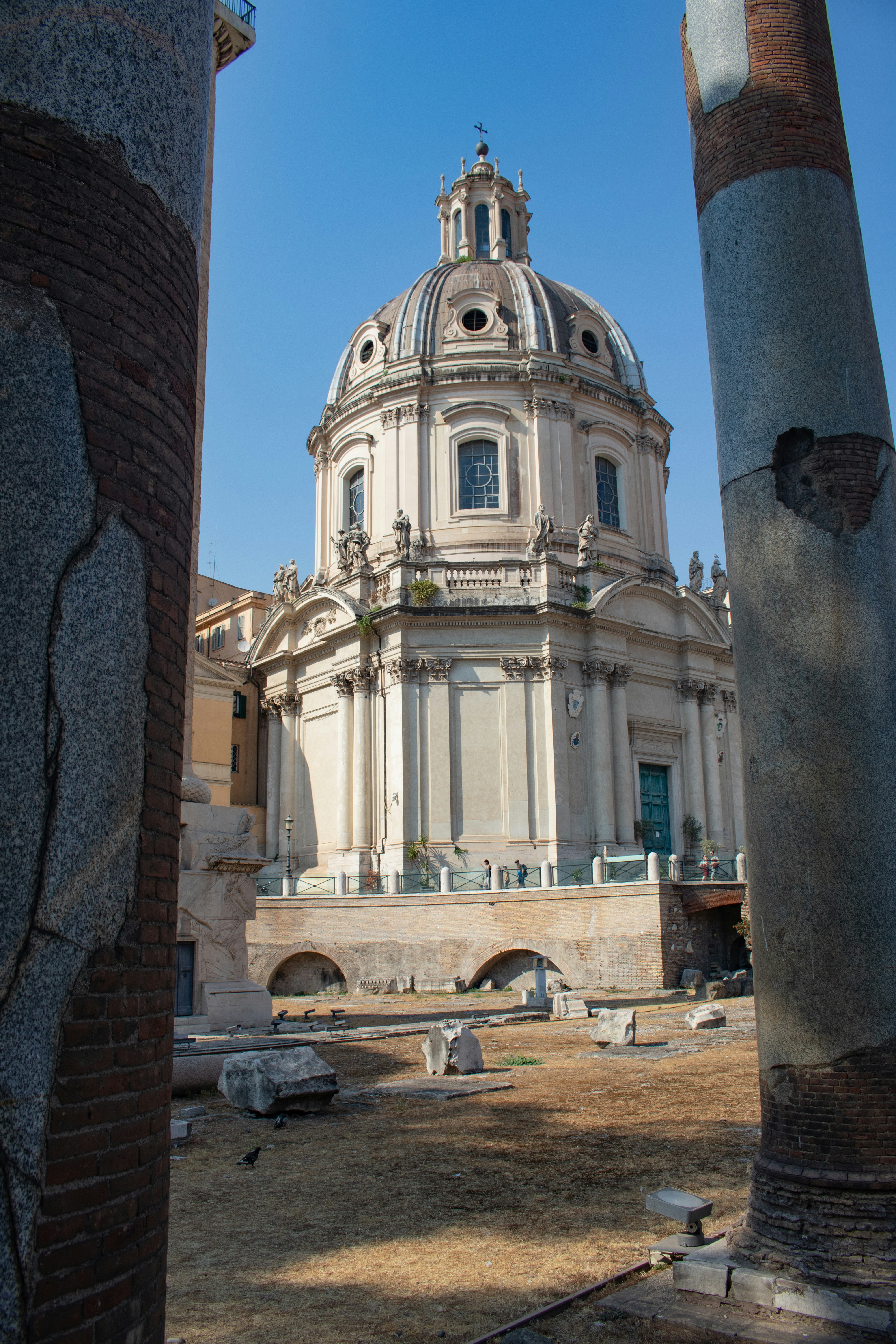 A building with a dome and columns photo – Free Architecture Image on ...