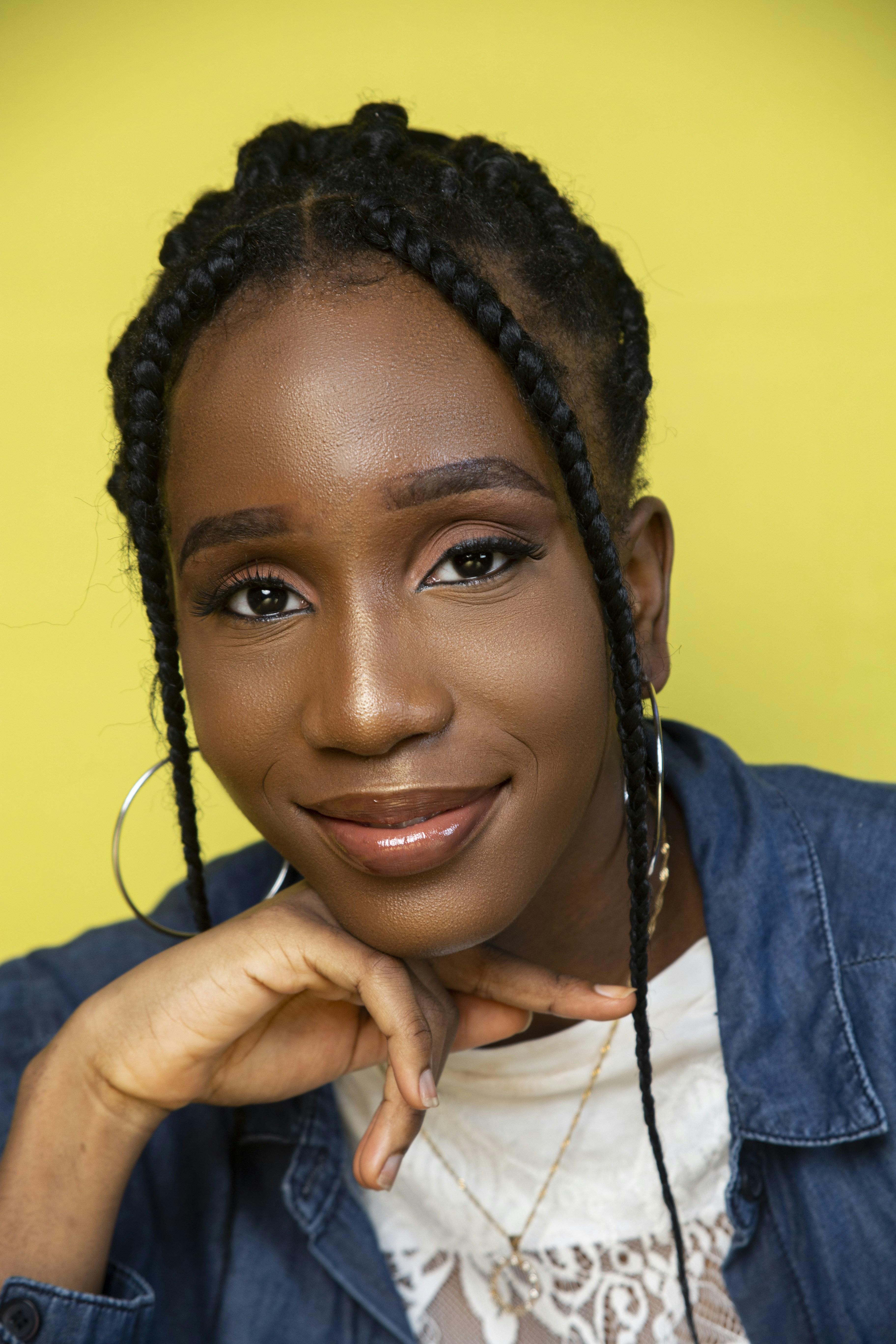 A person with the hand on the chin photo – Free Image on Unsplash