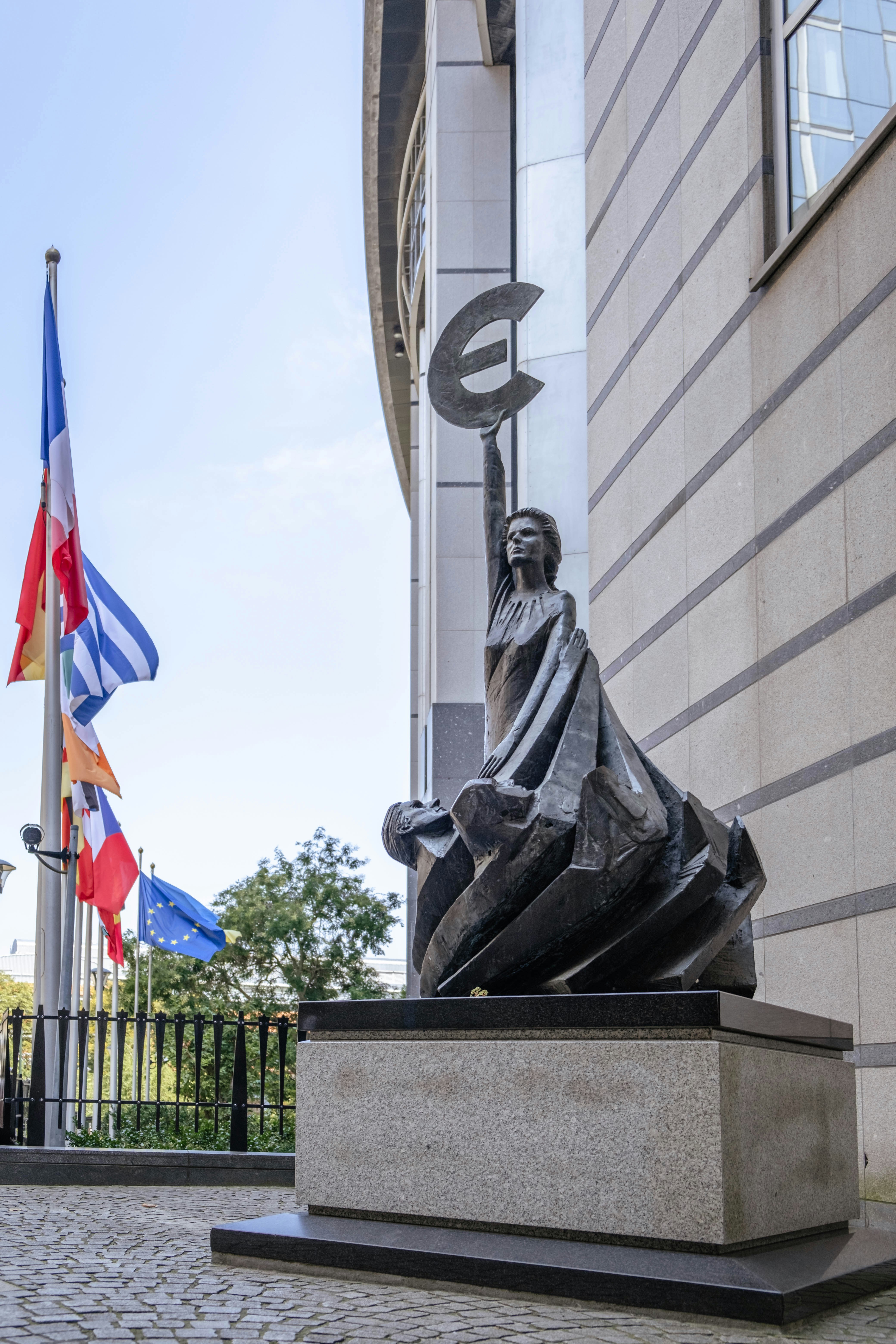 The Steel Seer Guarding the City Entrance