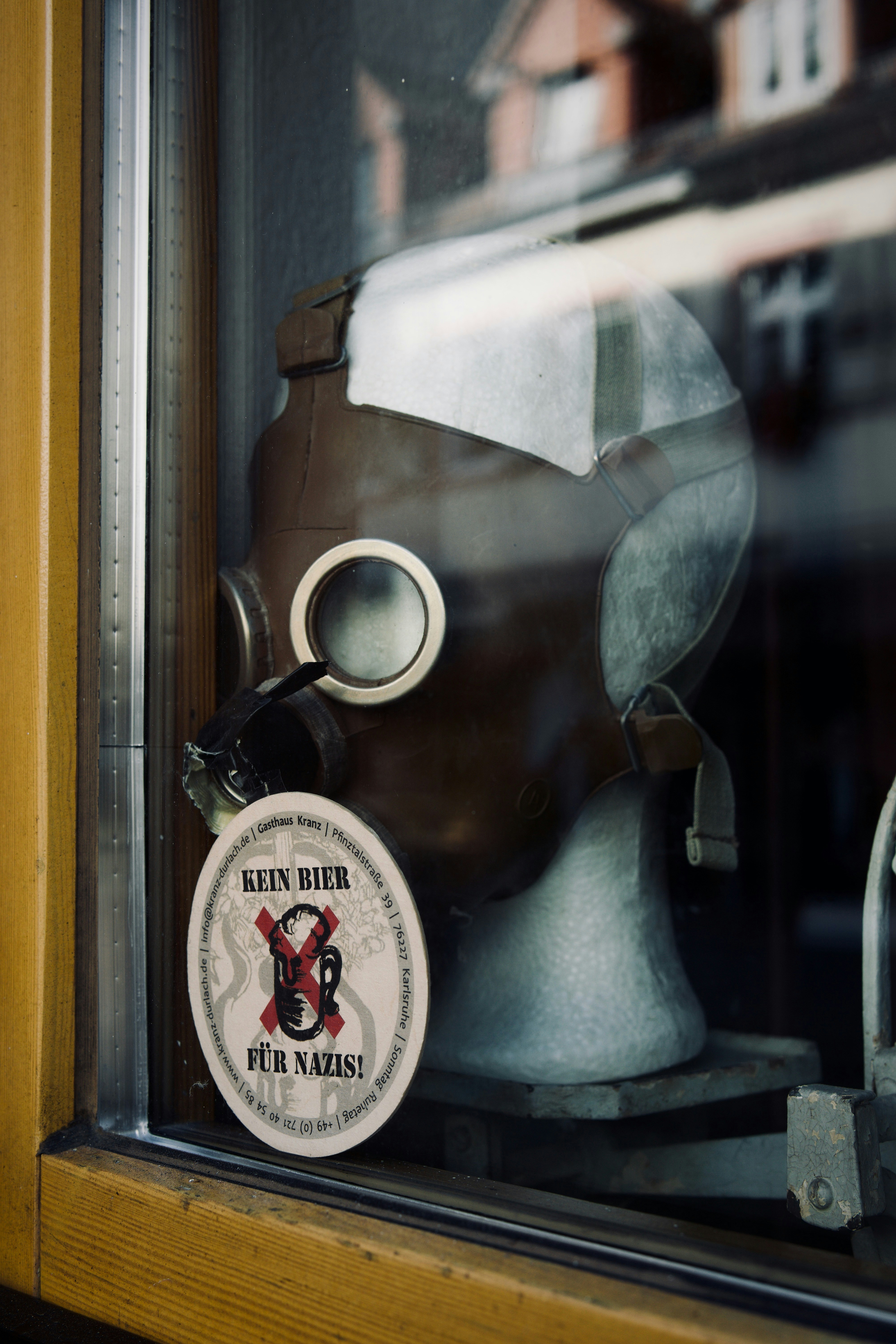 A close-up of a door handle photo – Free Nazis raus Image on Unsplash