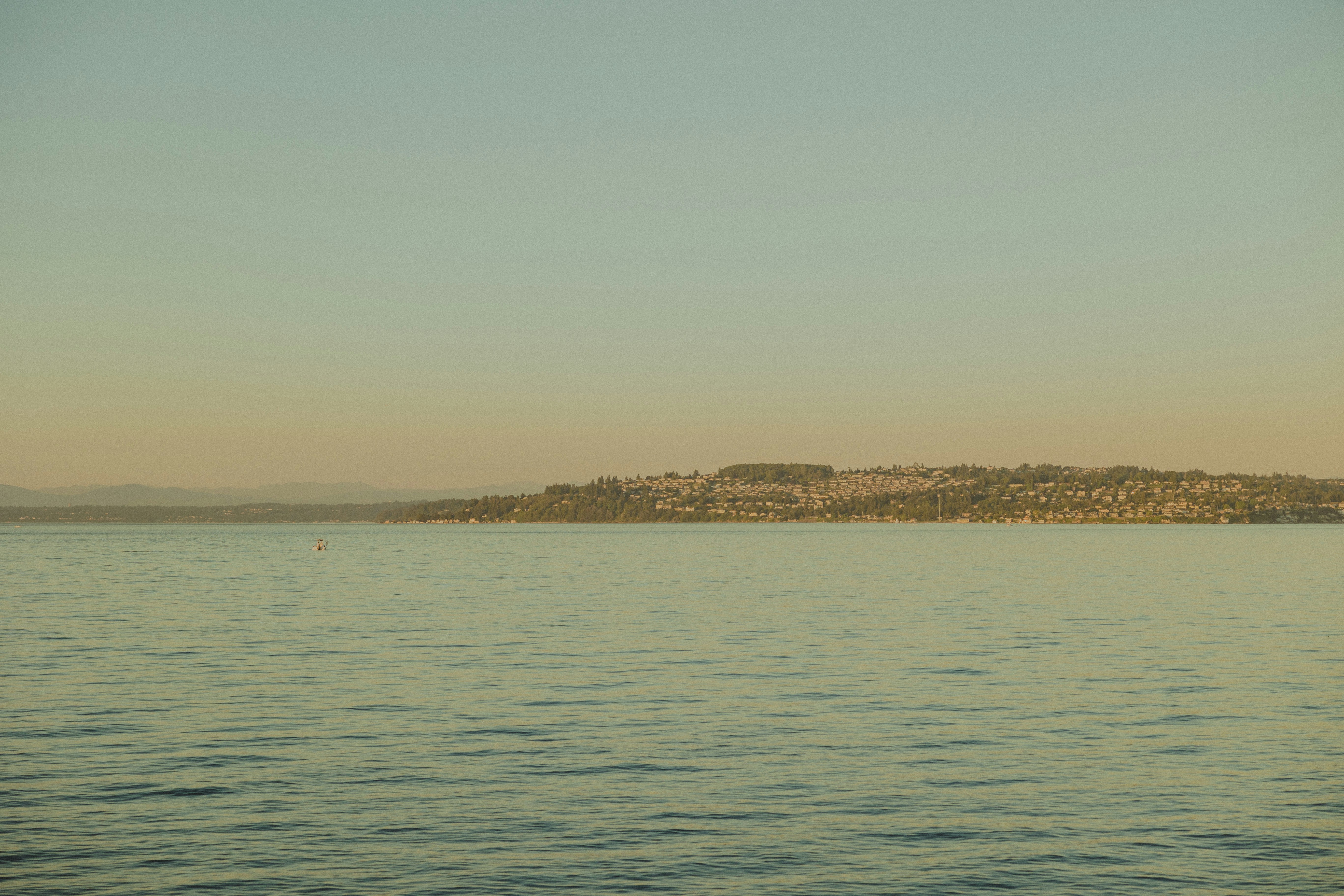 Serene Horizon: A Tranquil Waterscape