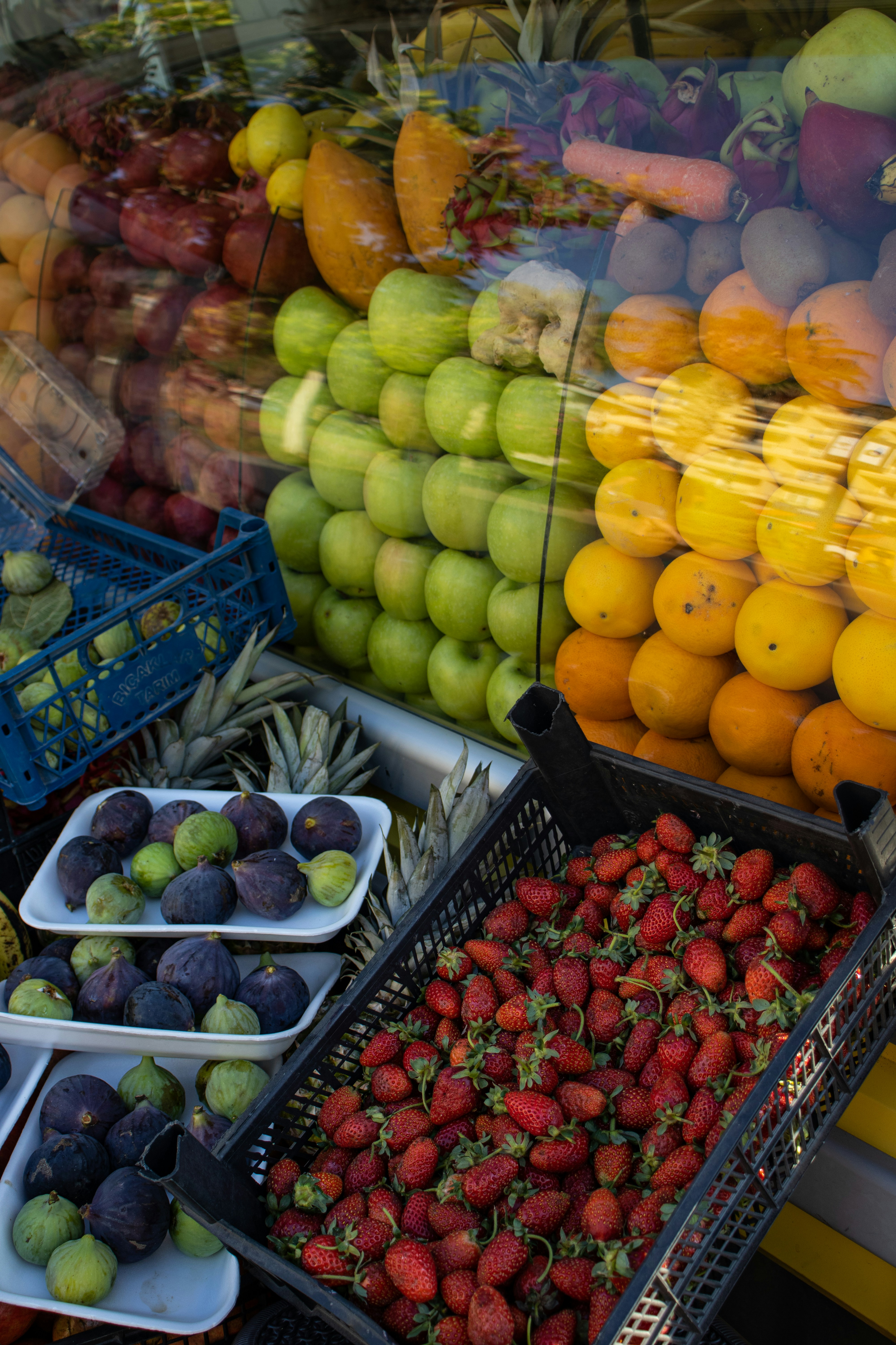 Foto Un racimo de frutas en un mercado – Imagen Vistoso gratis en Unsplash