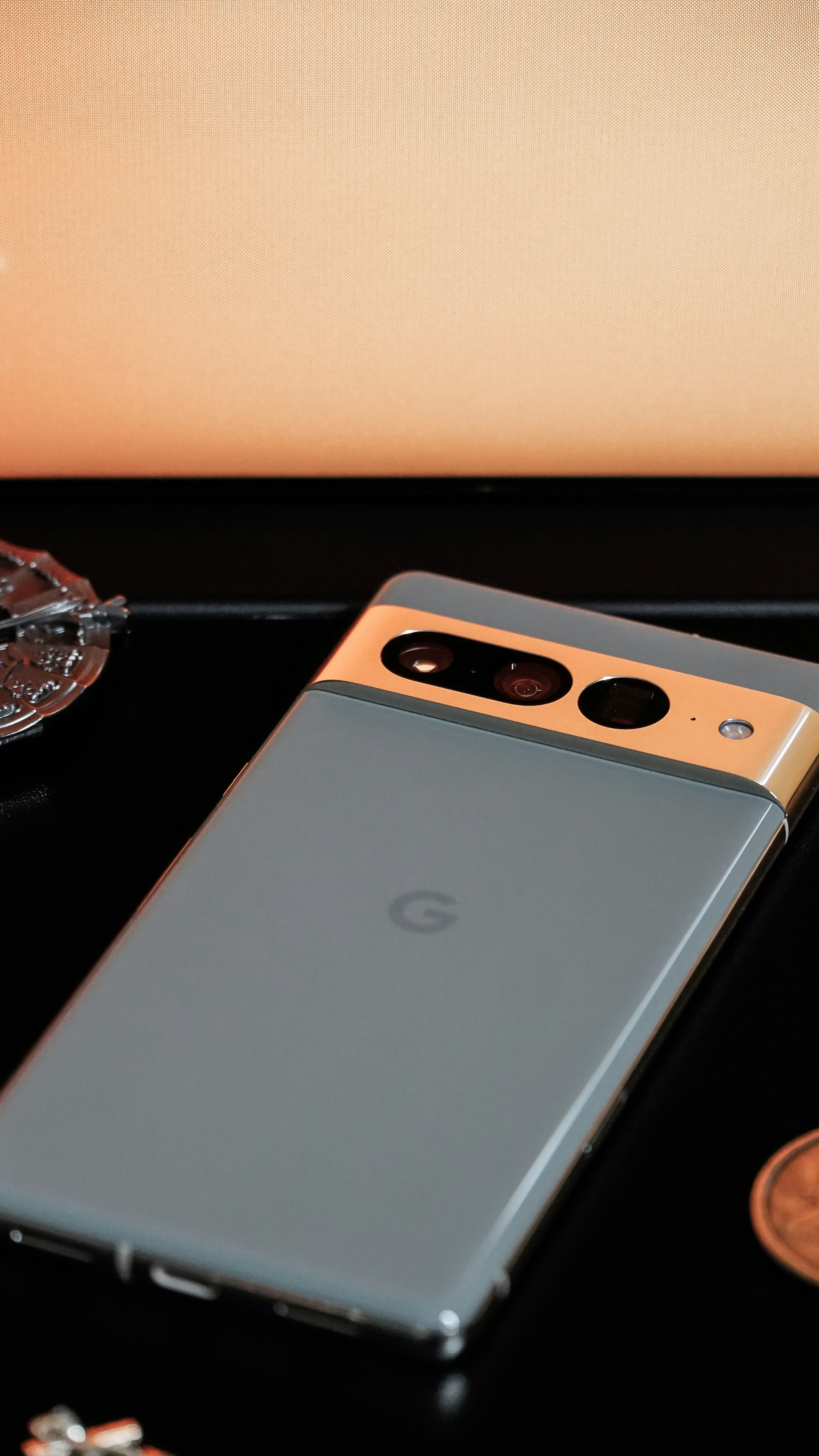 Un dispositivo rectangular negro foto – Imagen de Teléfono gratuita en ...