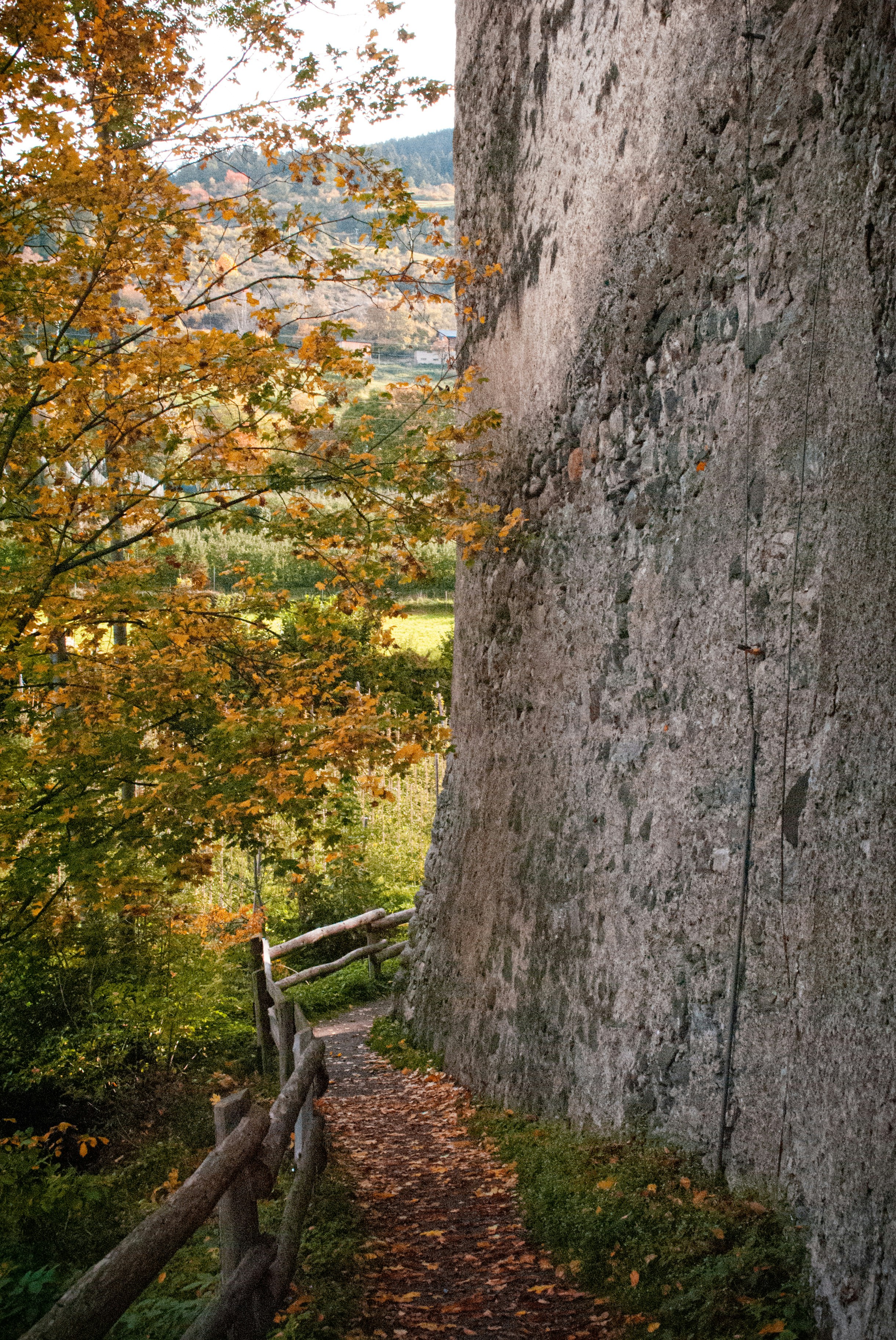 A path between two large rocks photo – Free Castel coira Image on Unsplash