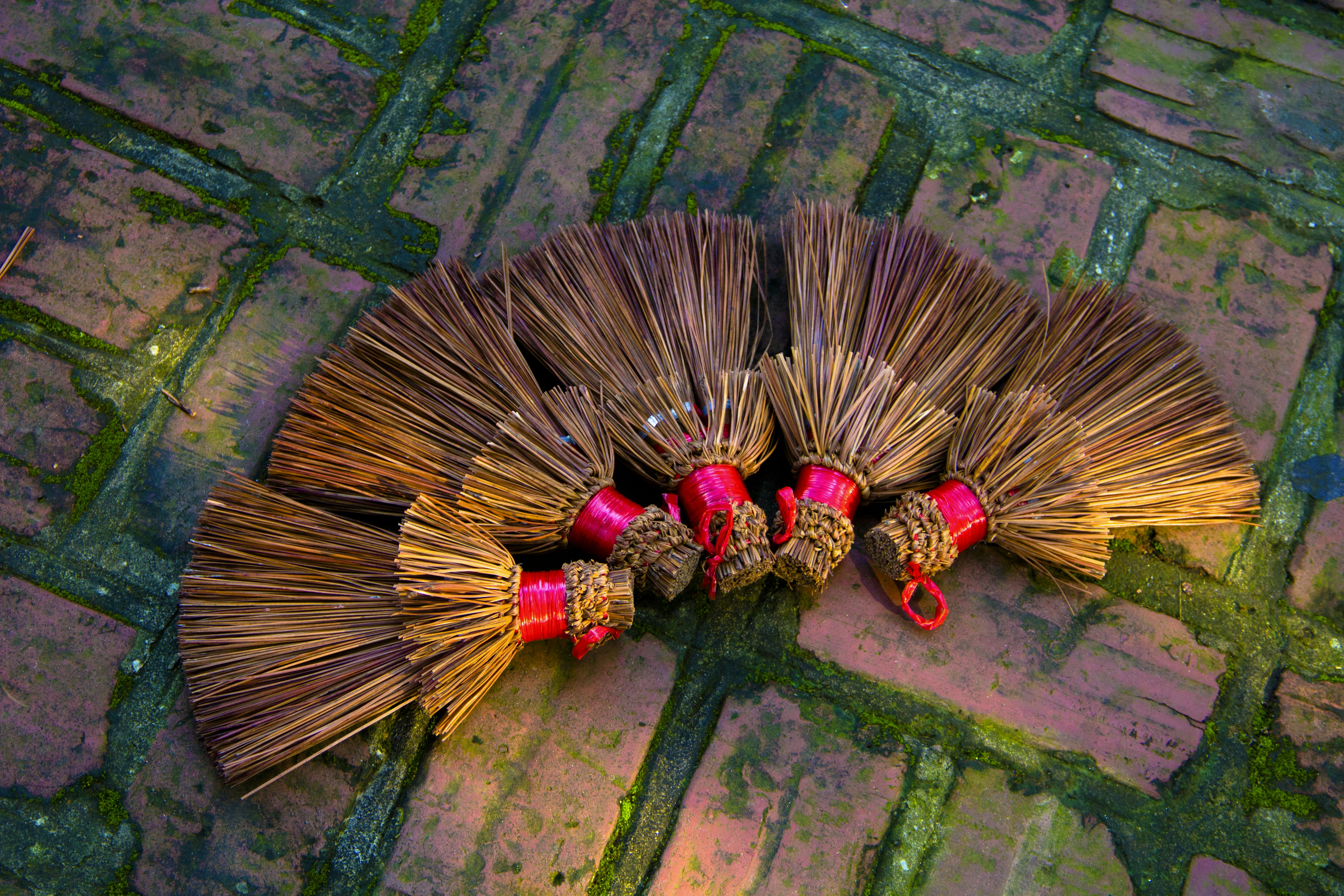 Foto Sekelompok objek merah dan putih di peta – Gambar Vietnam Gratis ...