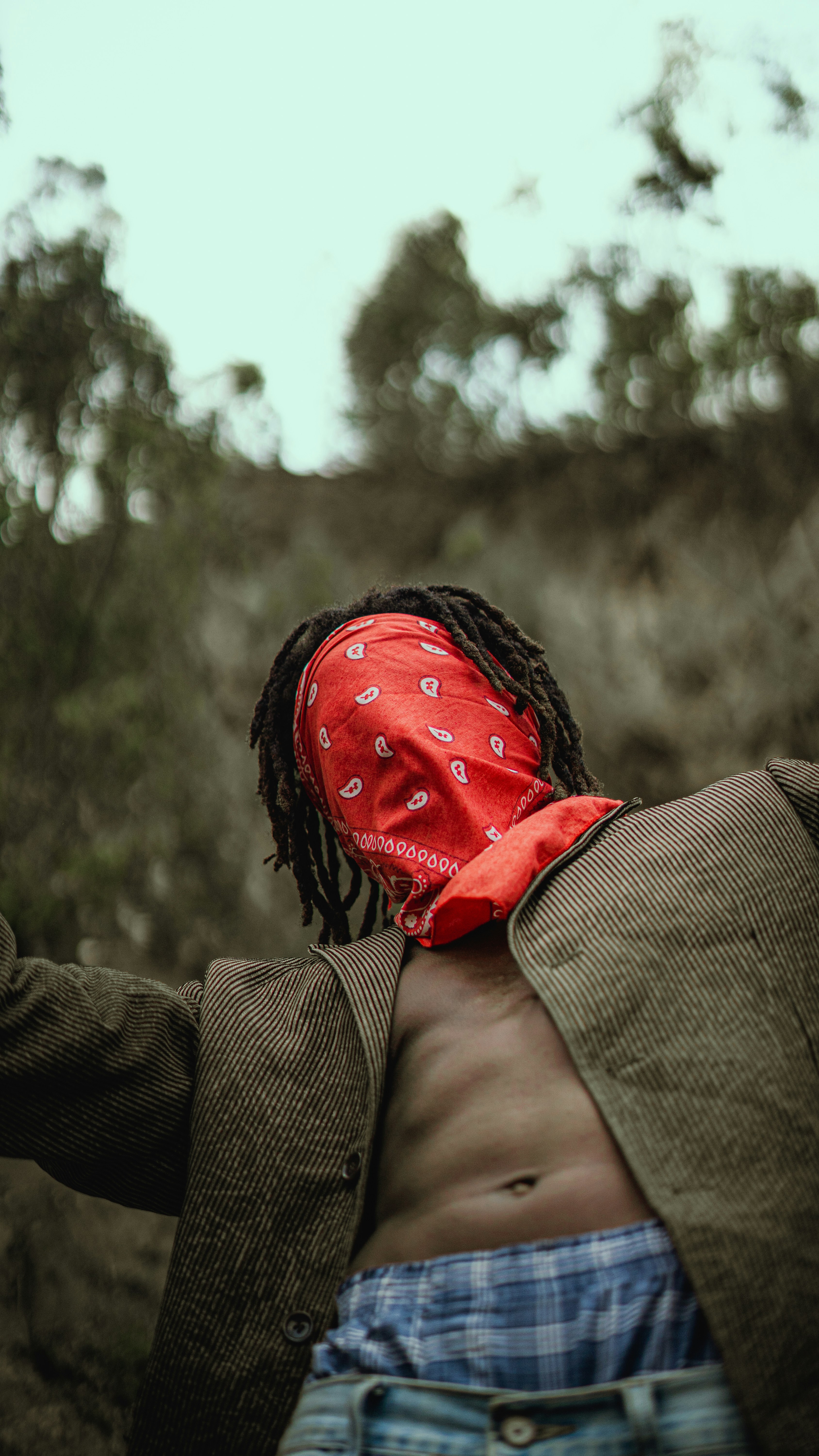 A person wearing a mask photo – Free Rwanda Image on Unsplash