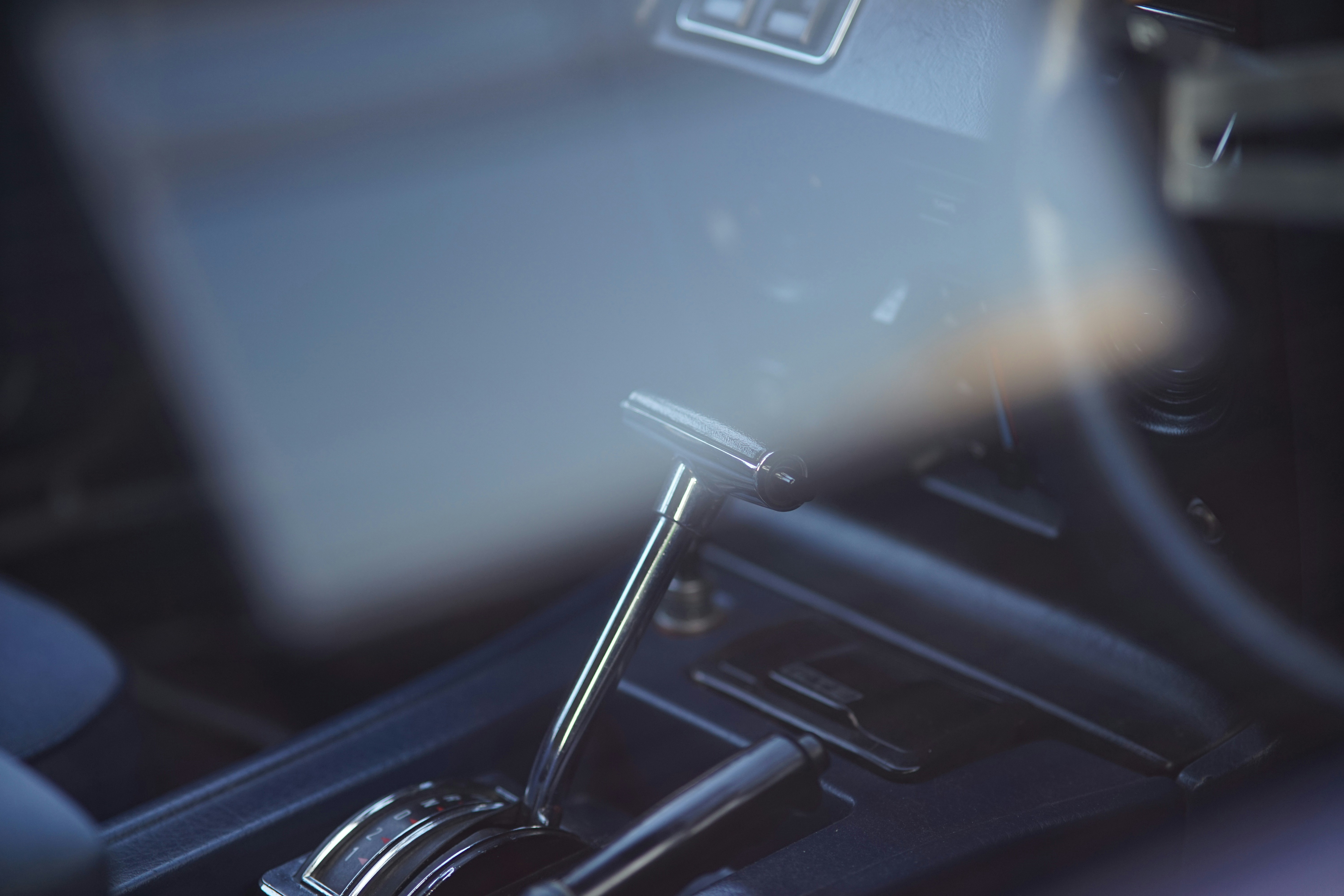 A close up of a car's windshield photo – Free Reliant Image on Unsplash