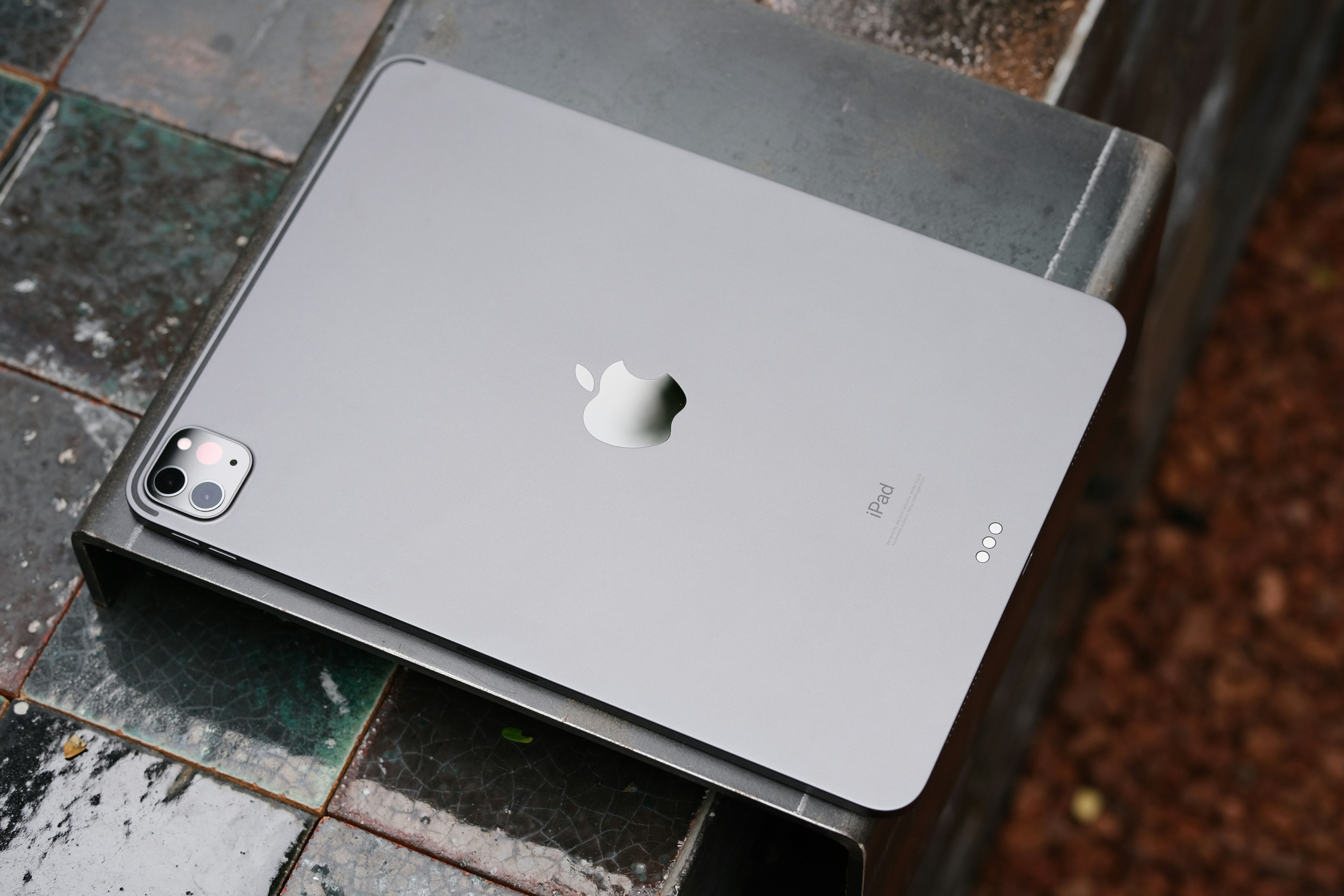 A white rectangular device photo – Free Ipad pro Image on Unsplash