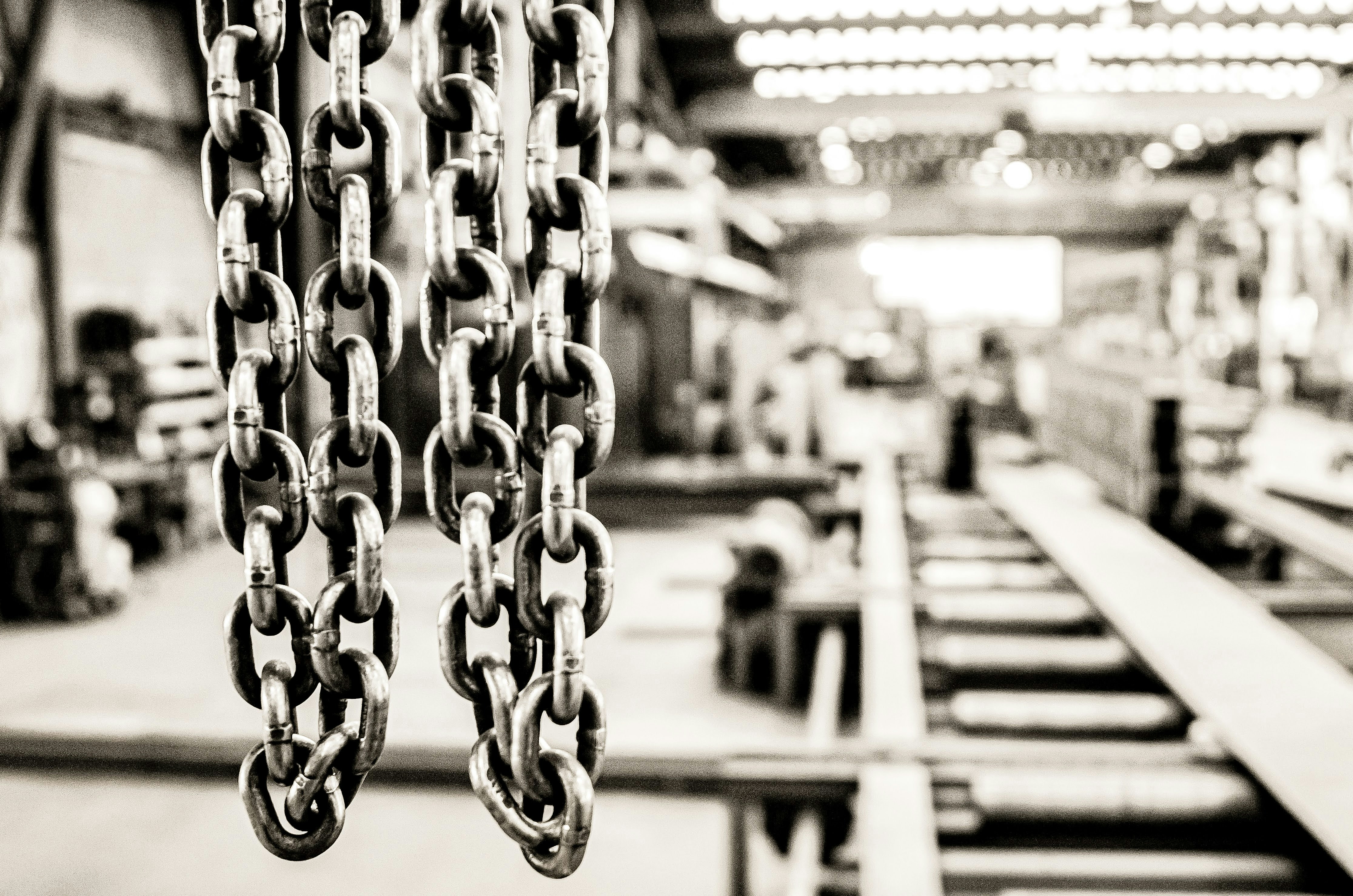 A close-up of a chain photo – Free Chain Image on Unsplash