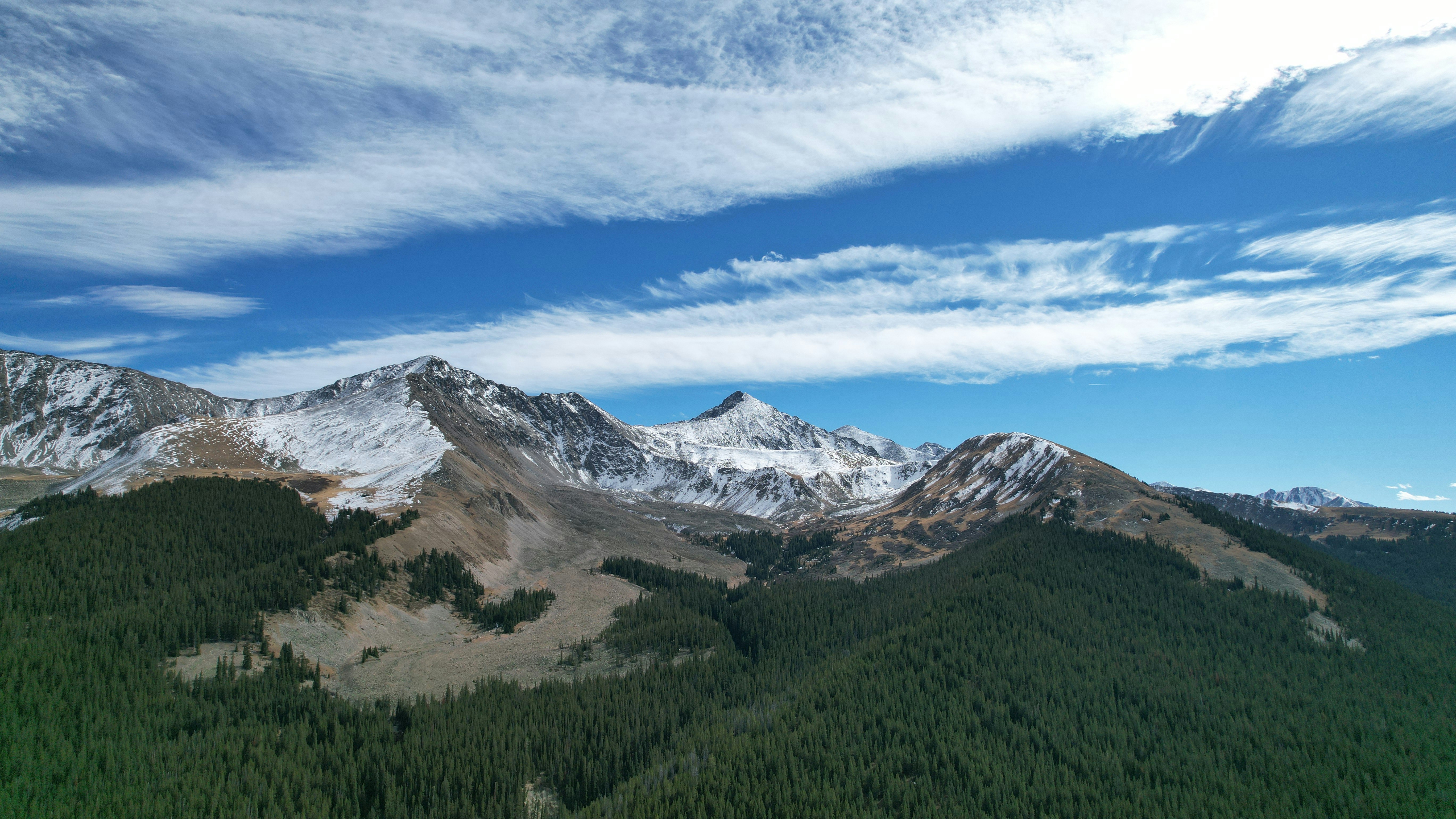 Ein Tal mit schneebedeckten Bergen Foto – Kostenloses Bild zum Thema ...