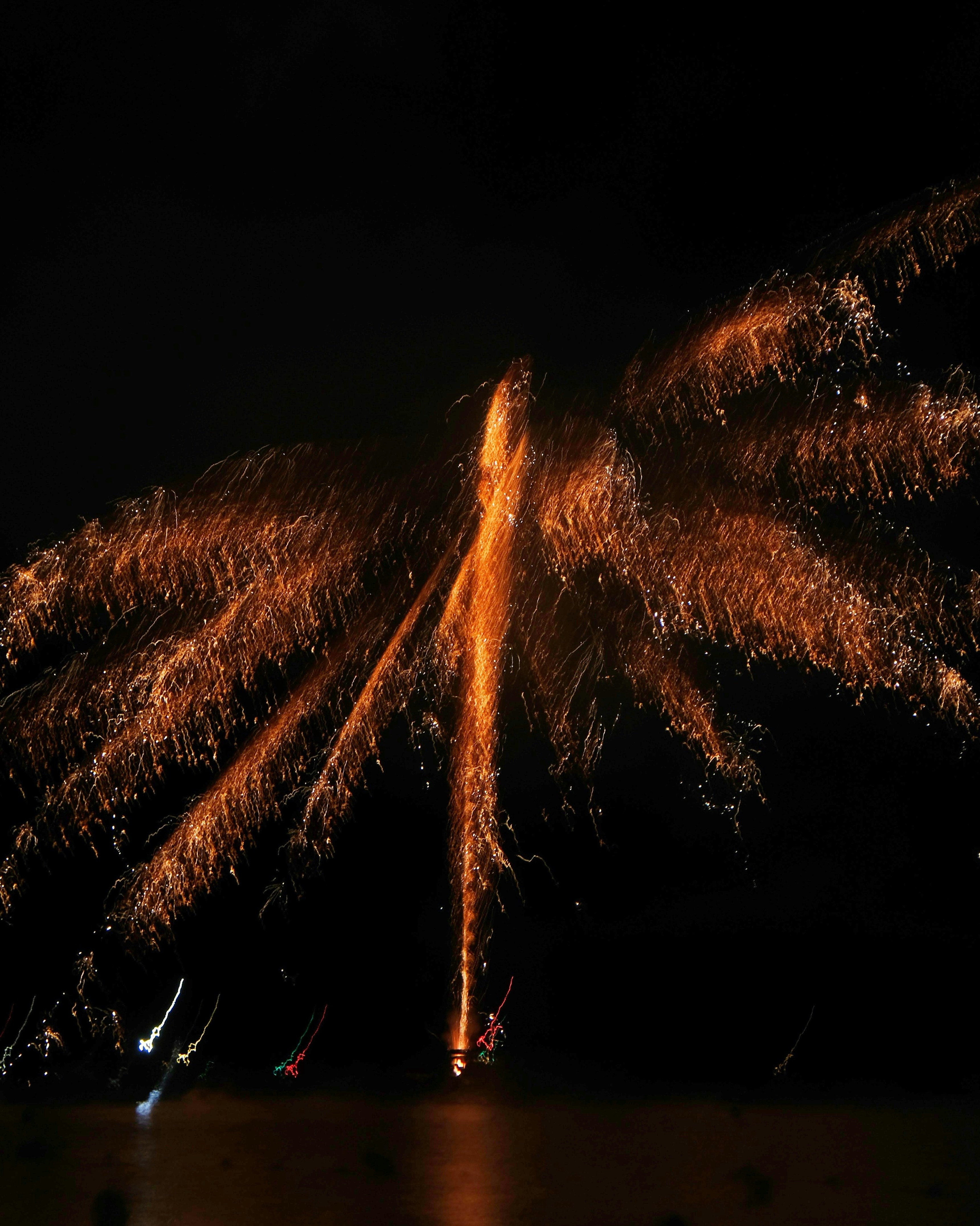 A firework exploding in the night sky photo – Free Nice Image on Unsplash