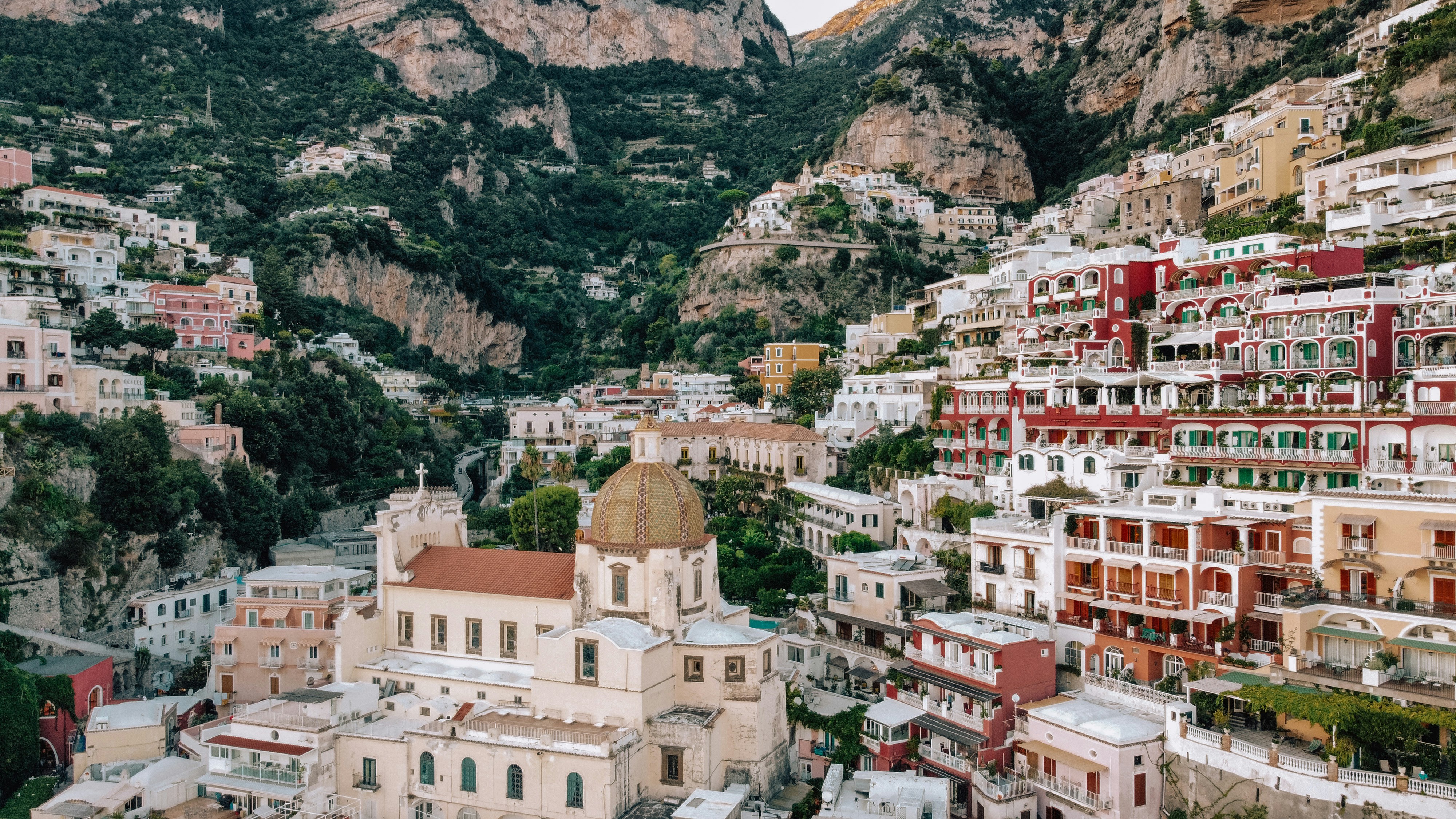 A city with many buildings photo – Free Positano Image on Unsplash