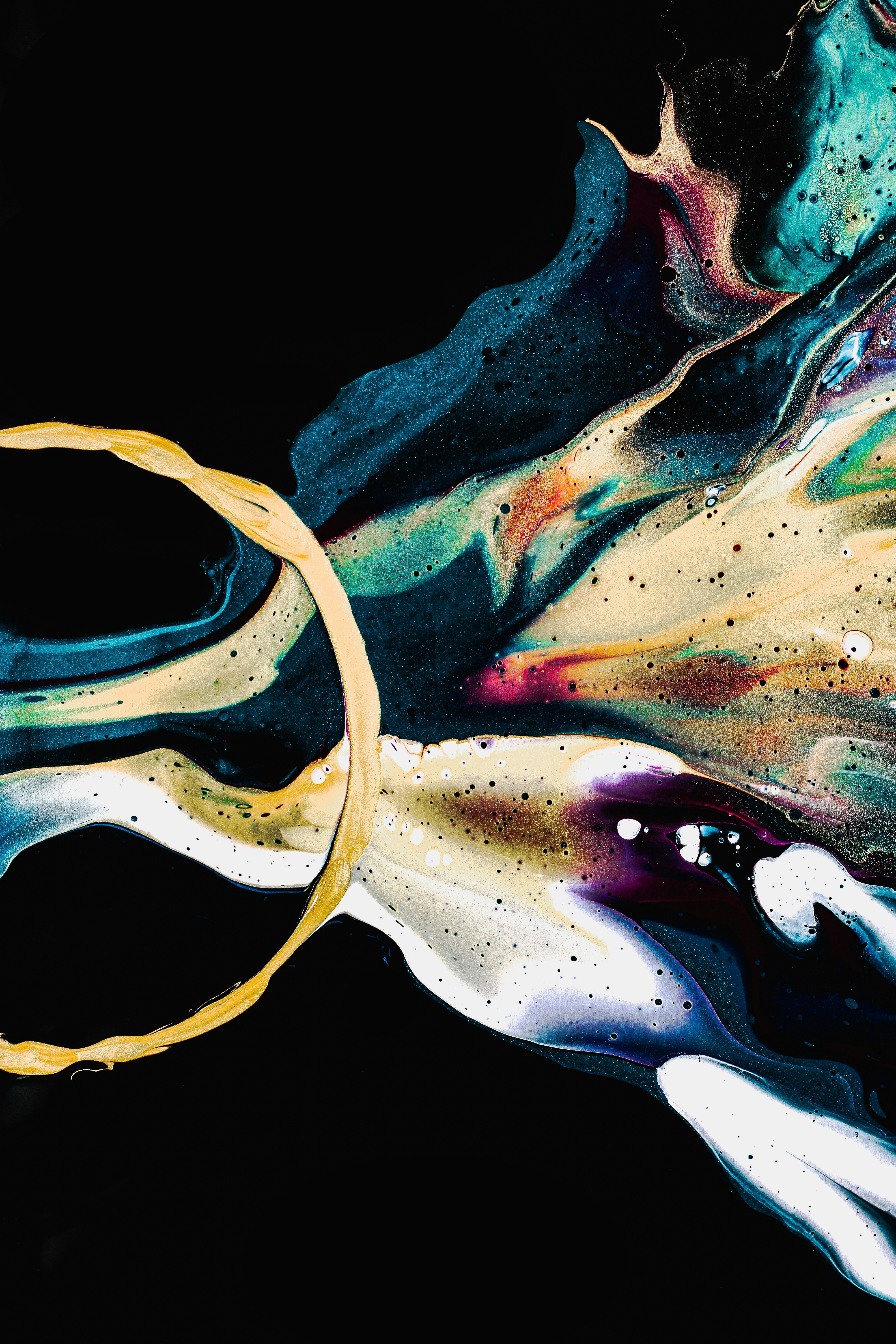 Vivid Mask in Black: A Fluid Burst of Color