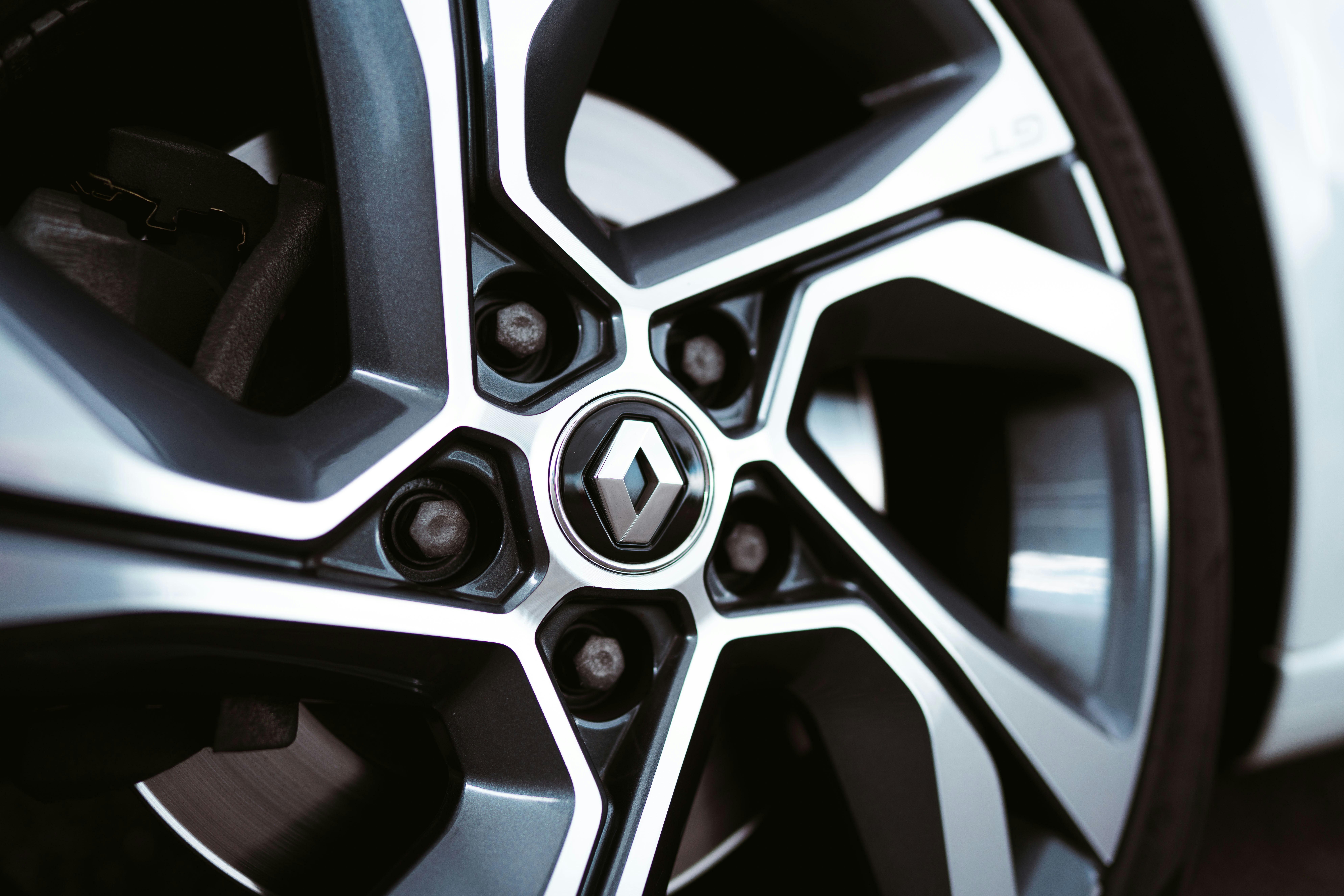 Close up of a car wheel photo – Free Wheel Image on Unsplash